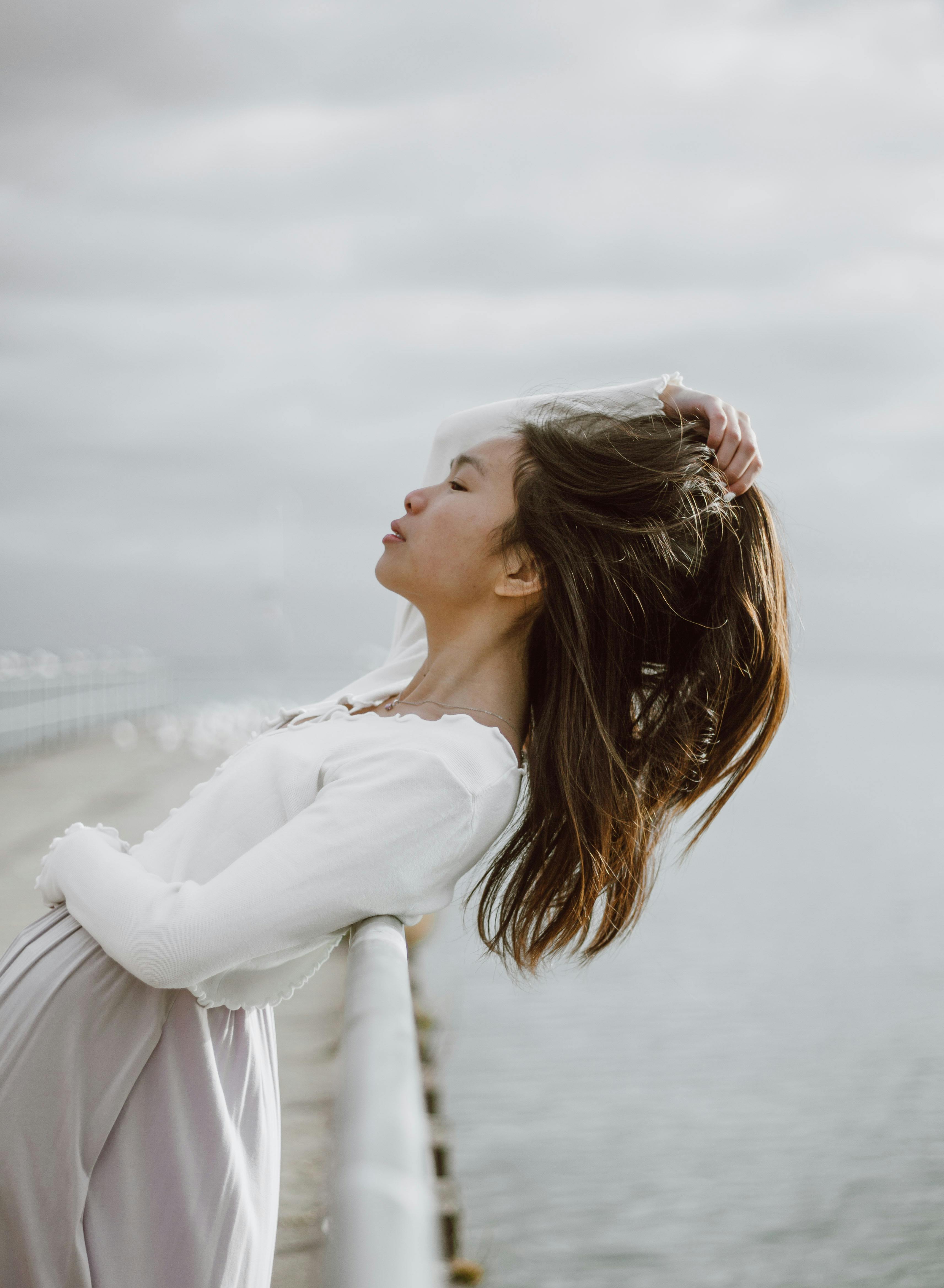 Profile Looking Up Woman Photos, Download The BEST Free Profile Looking ...