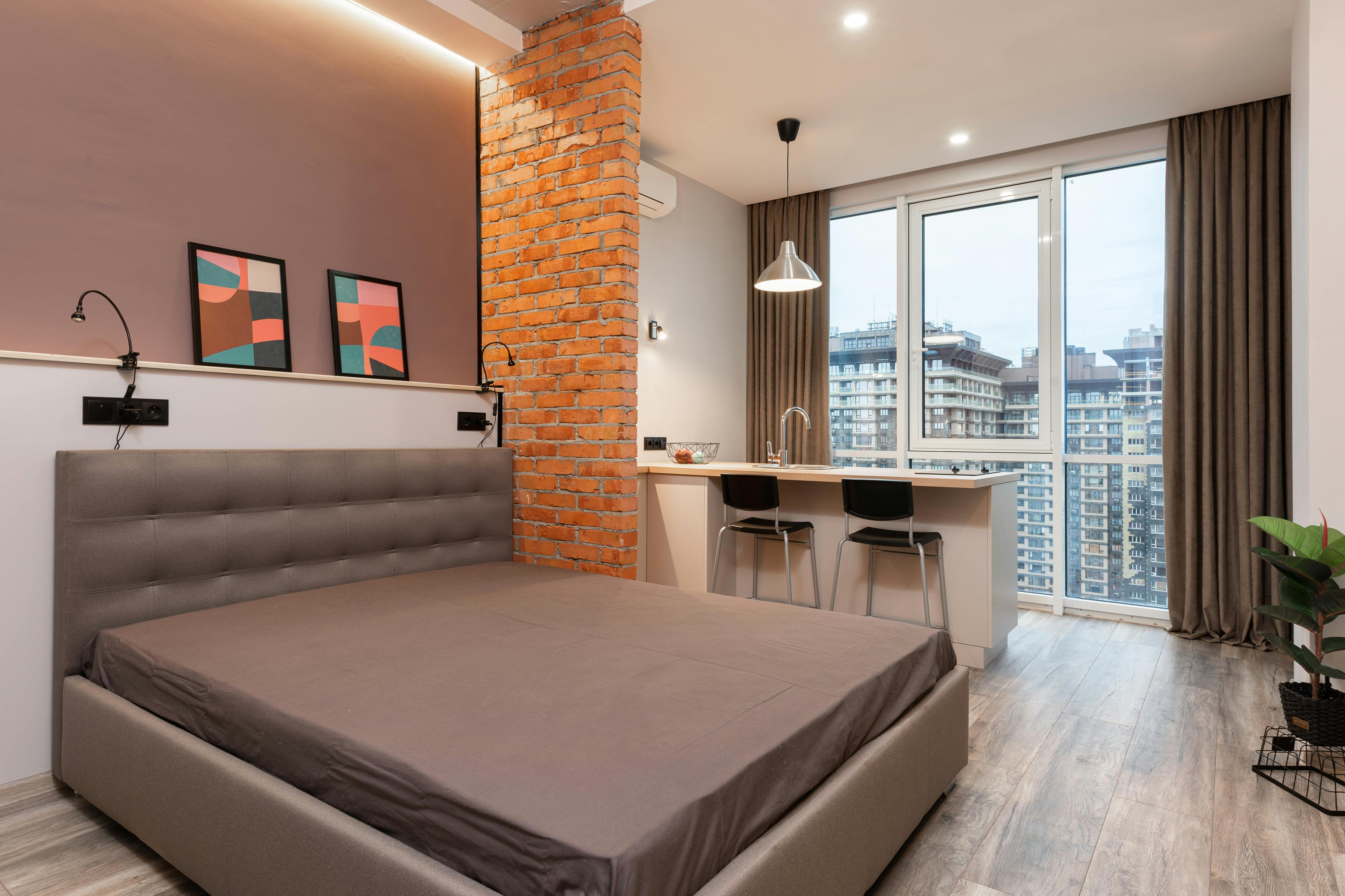 Empty Bedroom with Wooden Flooring · Free Stock Photo