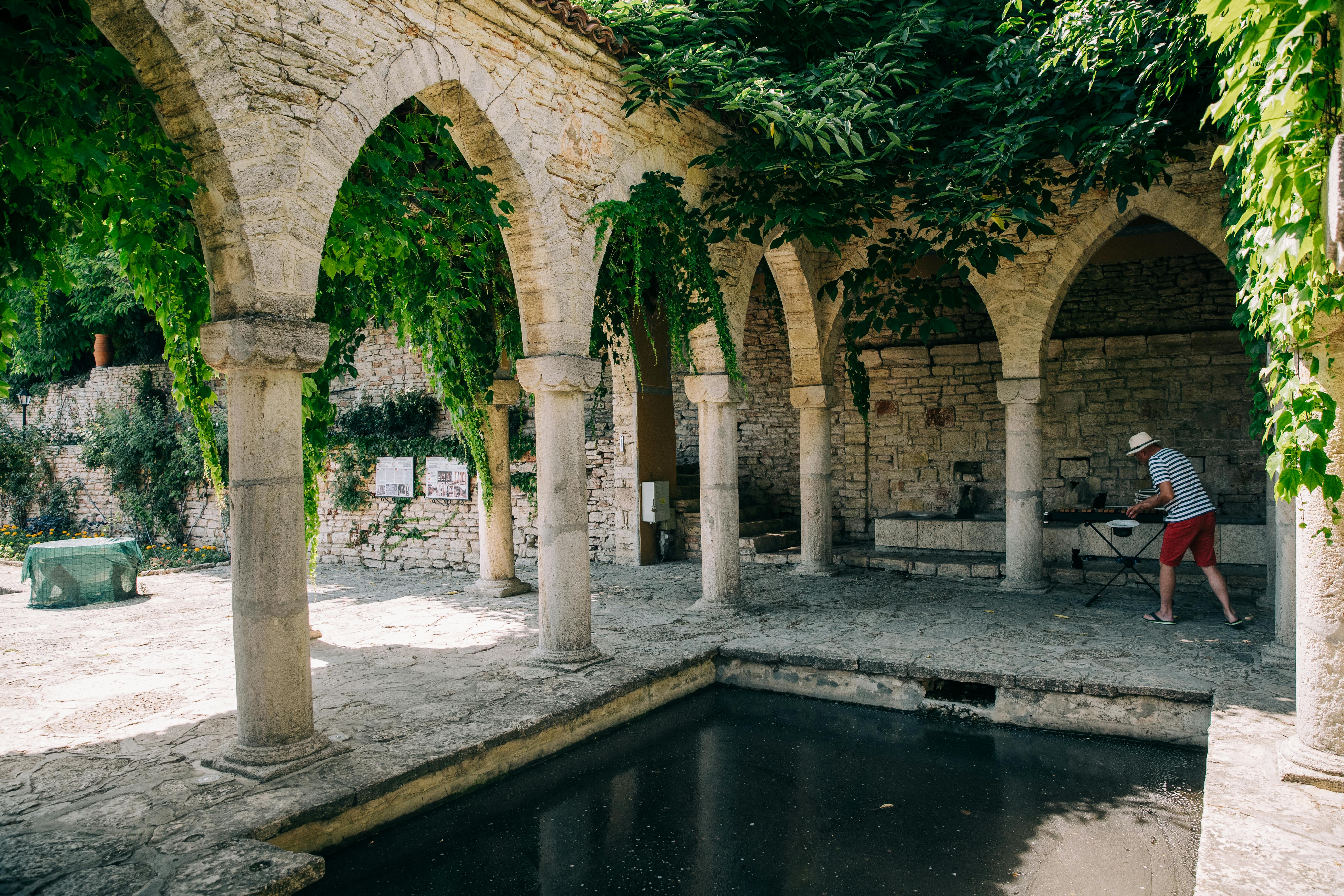 Arches Near a Pond · Free Stock Photo