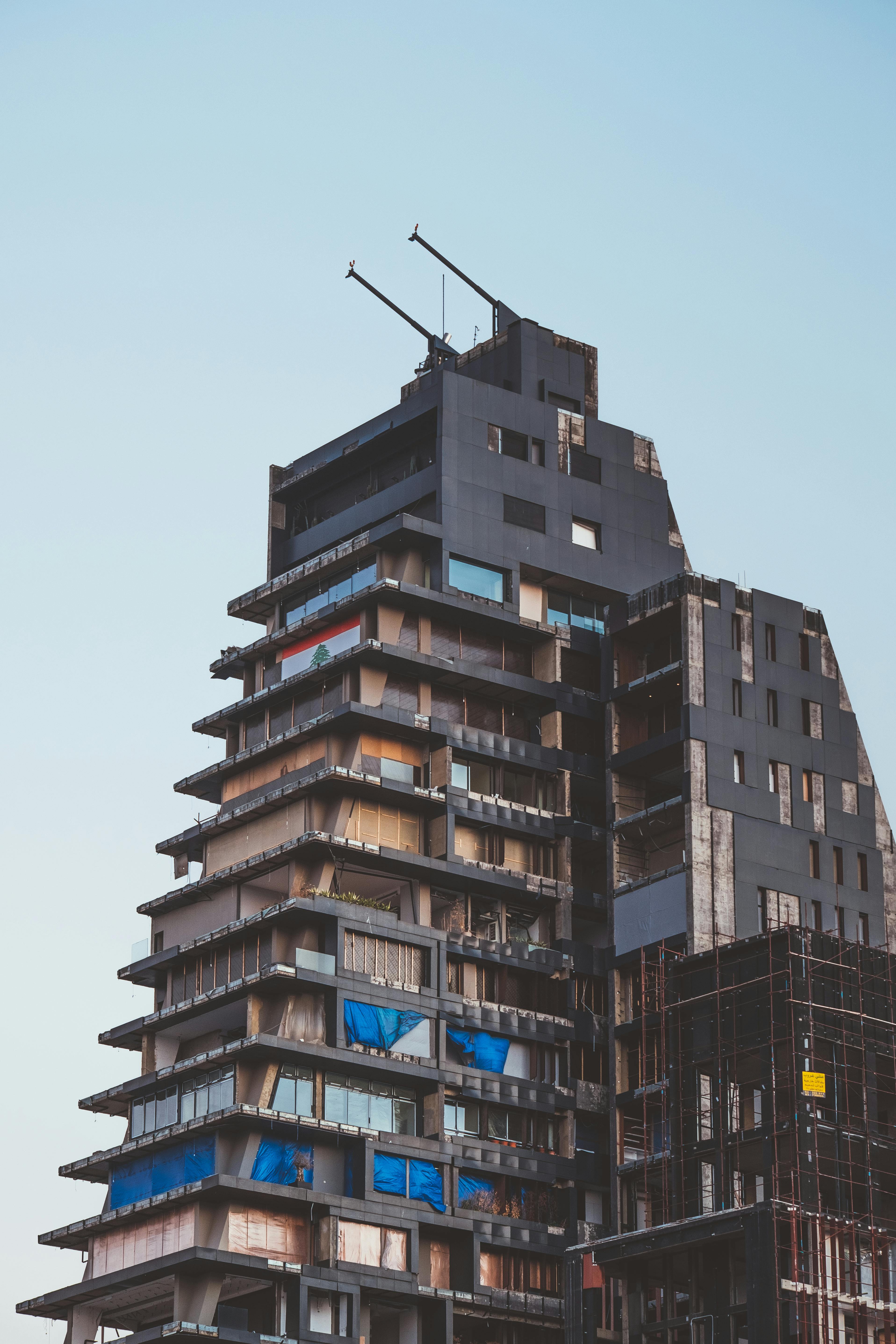 Destroyed Building in an Urban Area · Free Stock Photo