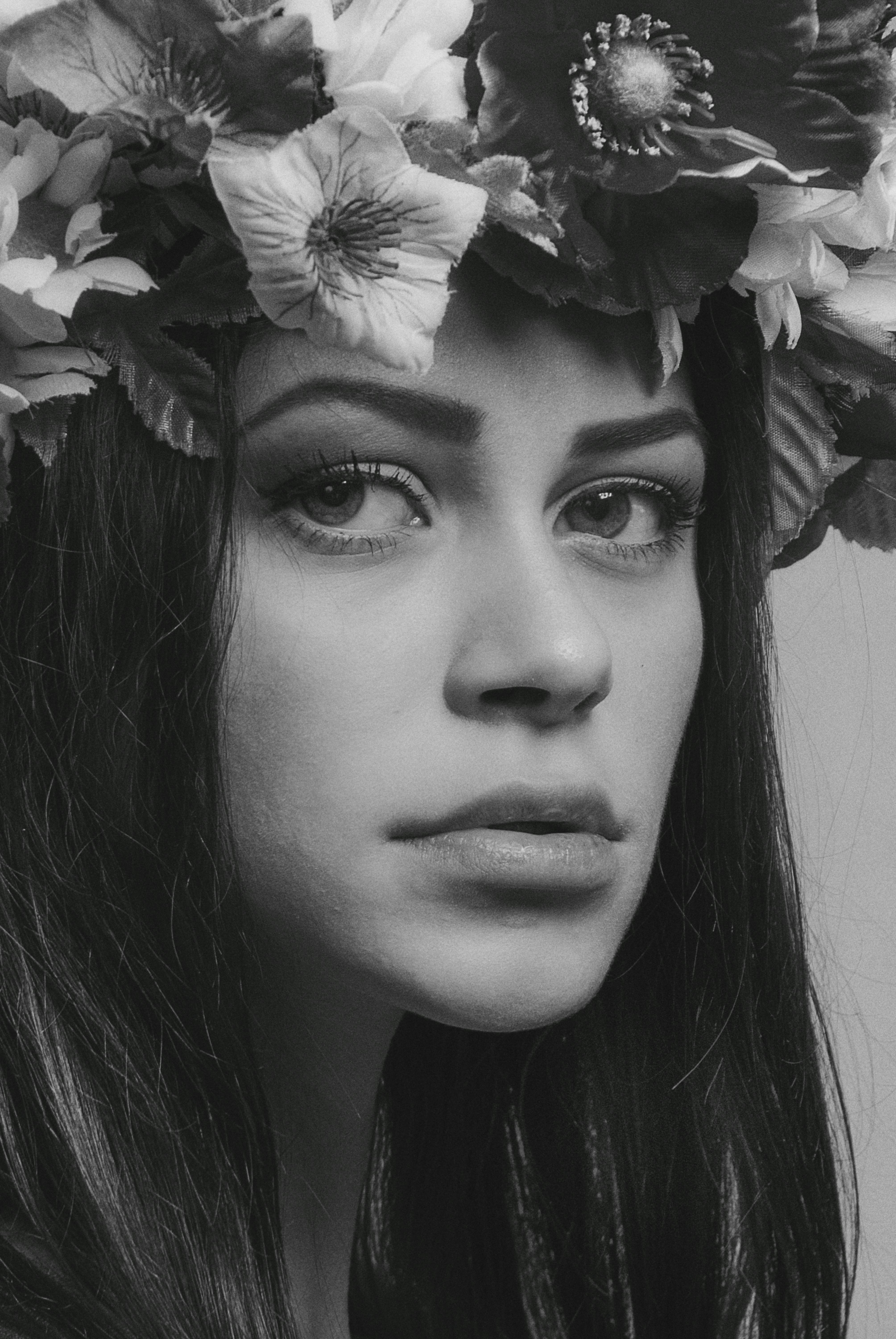 Fotografía De Enfoque Selectivo De Mujer Con Corona · Foto de stock ...