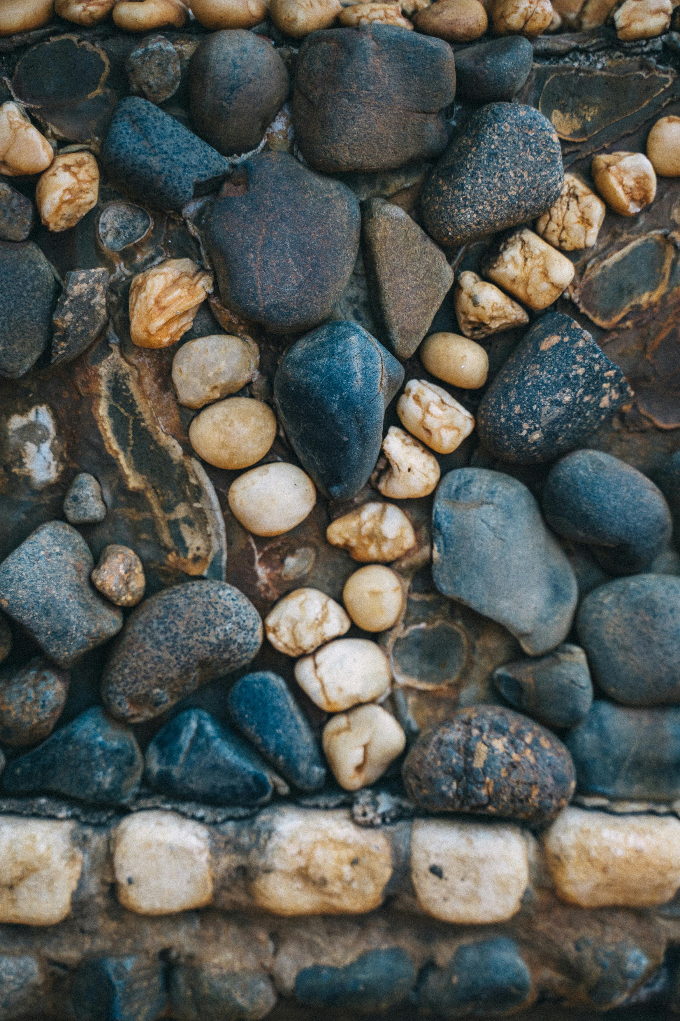 Close-Up Shot of a Gray Rock · Free Stock Photo