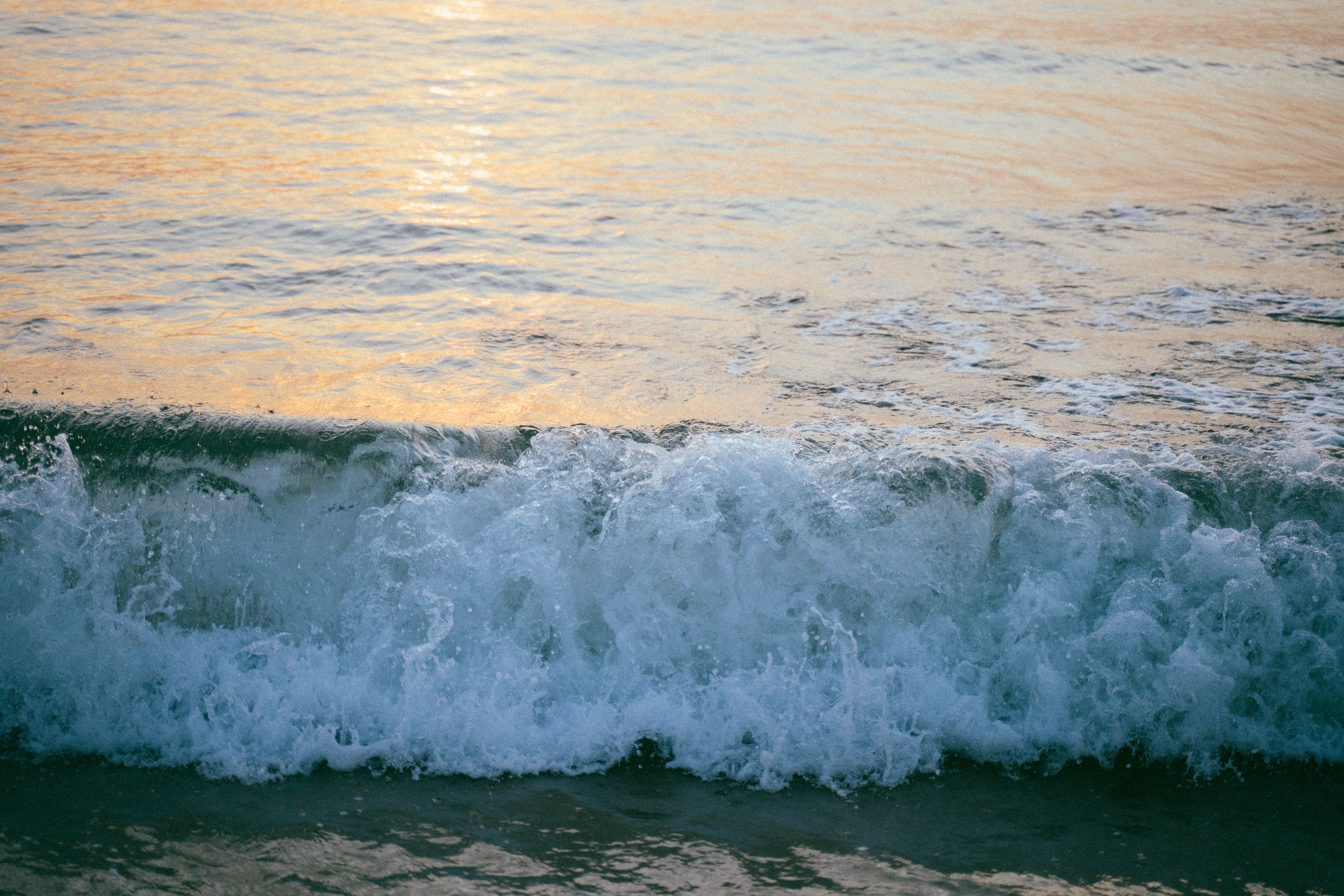 Fotografia Em Foco Das Ondas Do Mar · Foto profissional gratuita