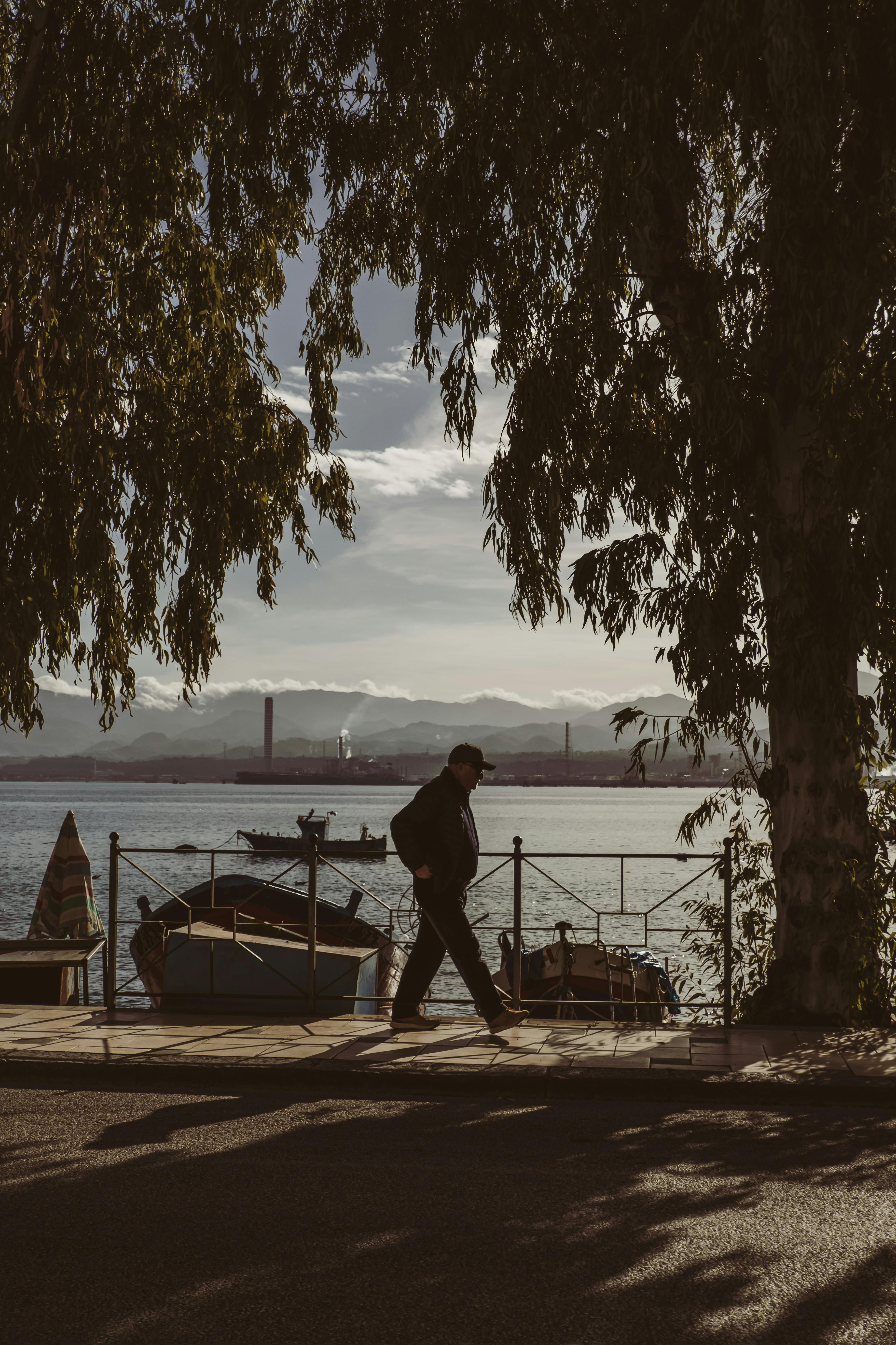 Walking Near Water Side Photos, Download Free Walking Near Water Side ...