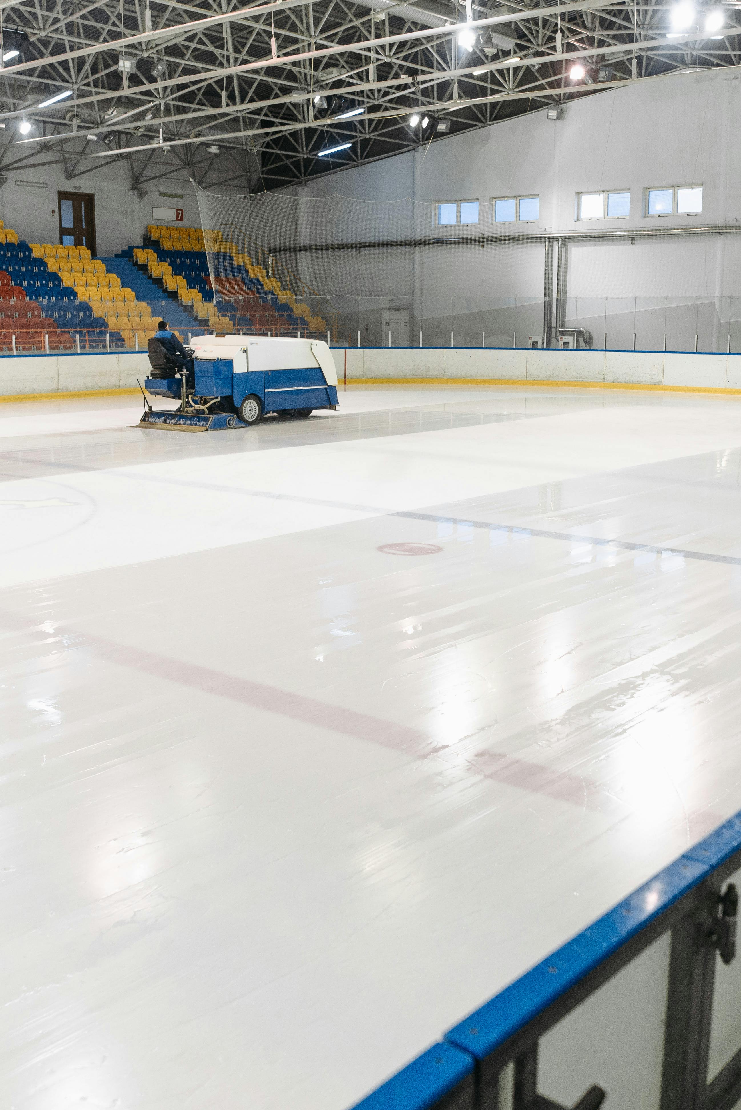 Closeo-Up Shot of an Ice Skating Rink · Free Stock Photo
