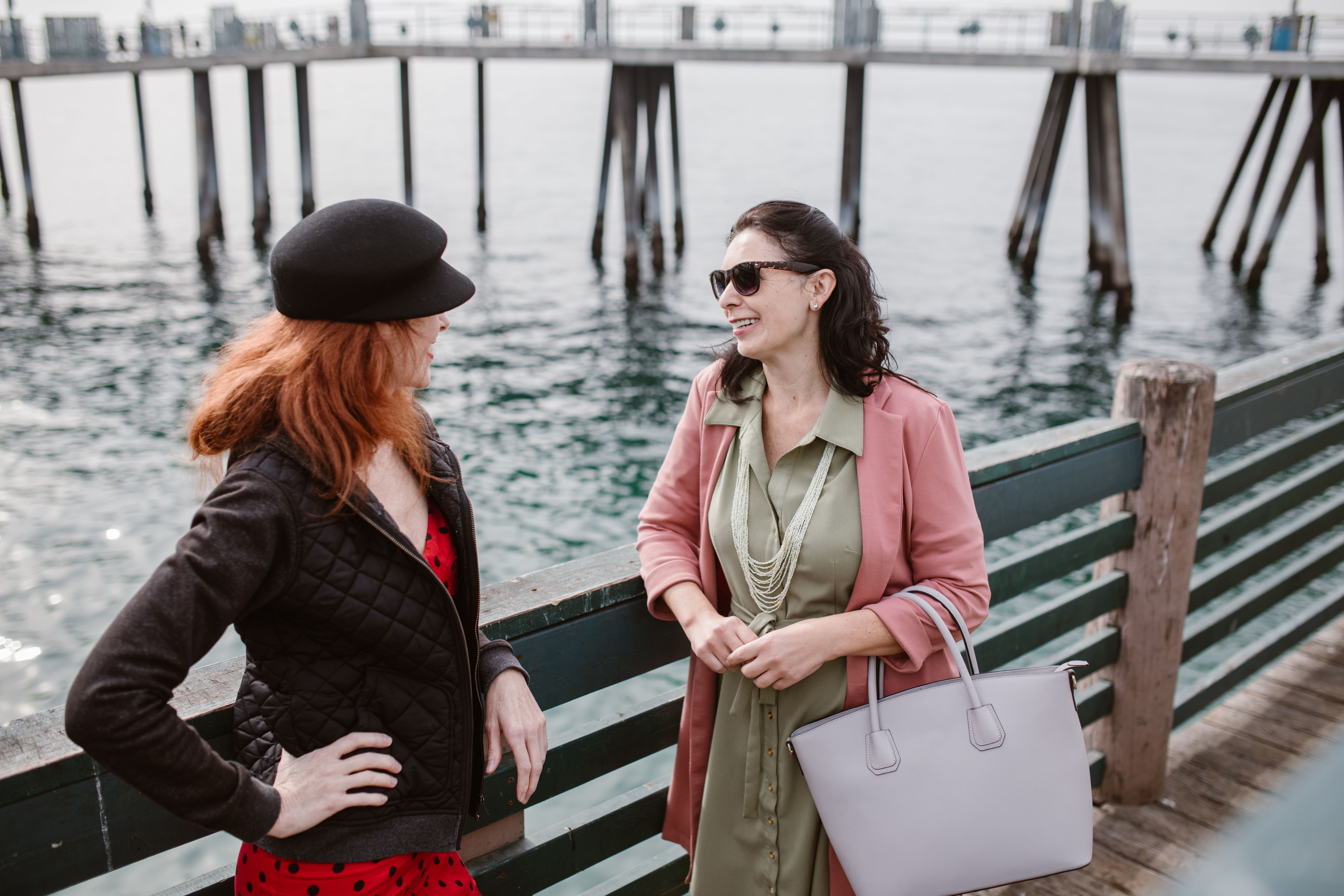 42,592+ Best Free Friends talking Stock Photos & Images · 100% Royalty ...