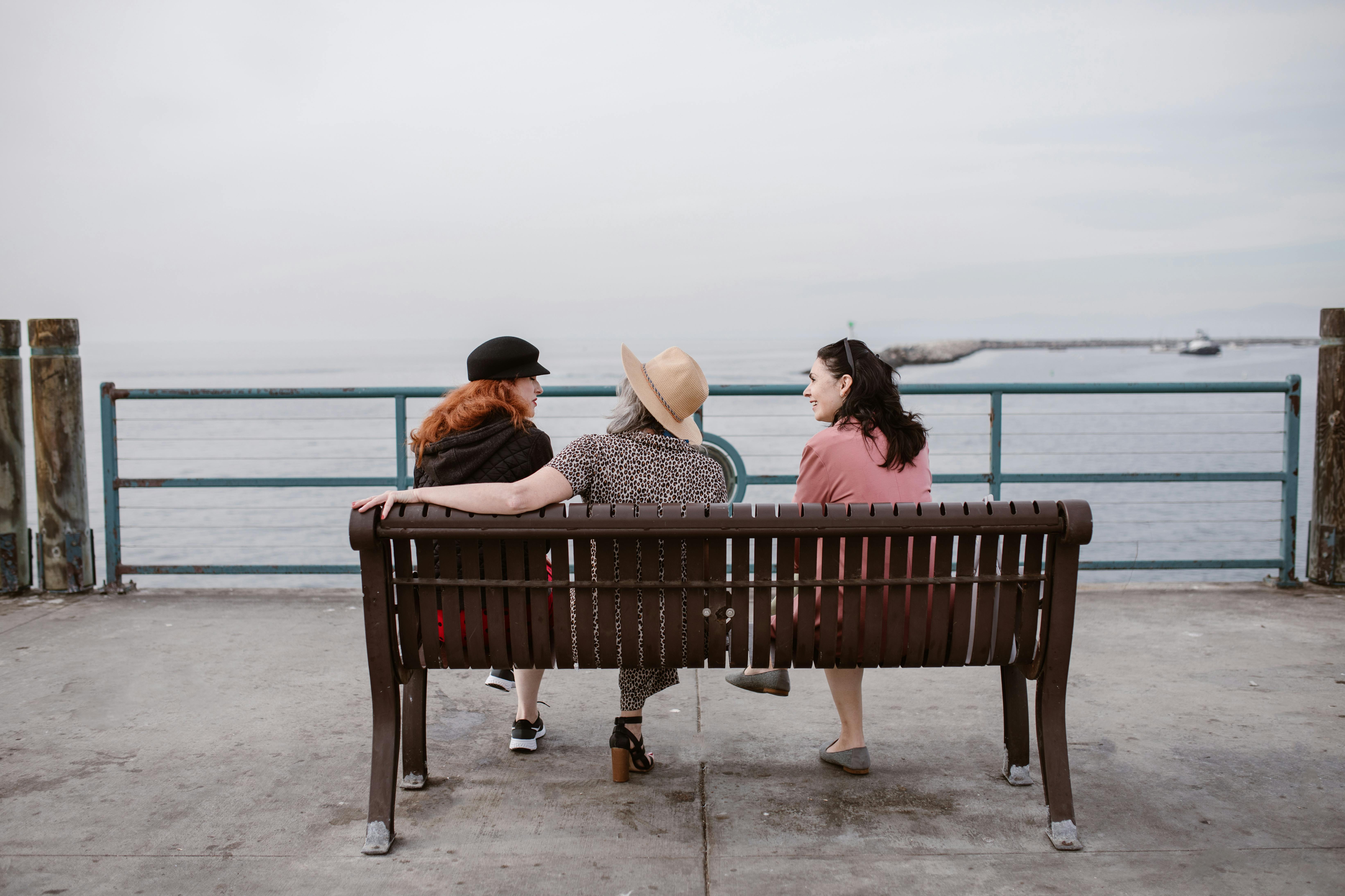 People Sitting on the Bench · Free Stock Photo