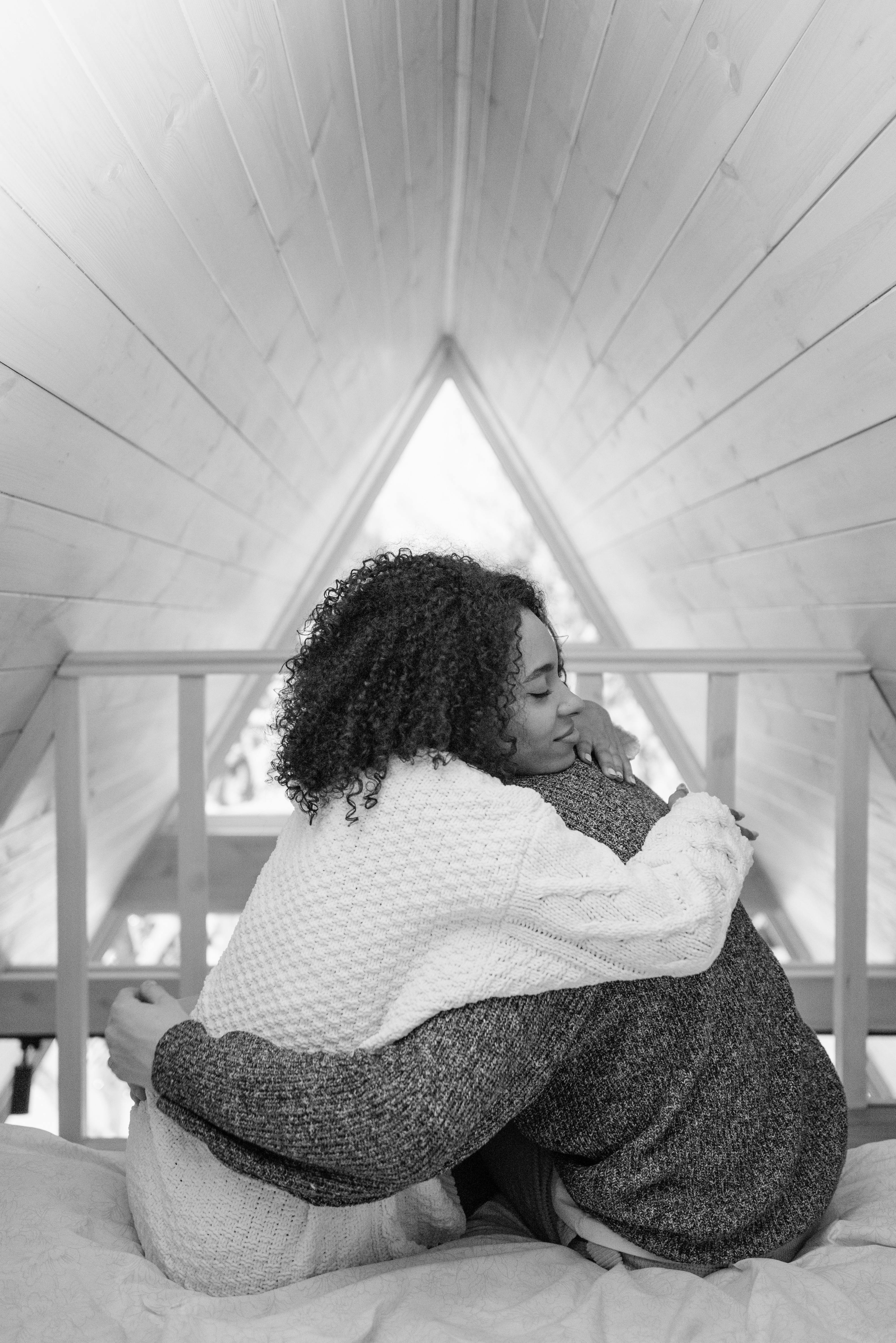 Grayscale Photo of Lovers Hugging Each Other · Free Stock Photo