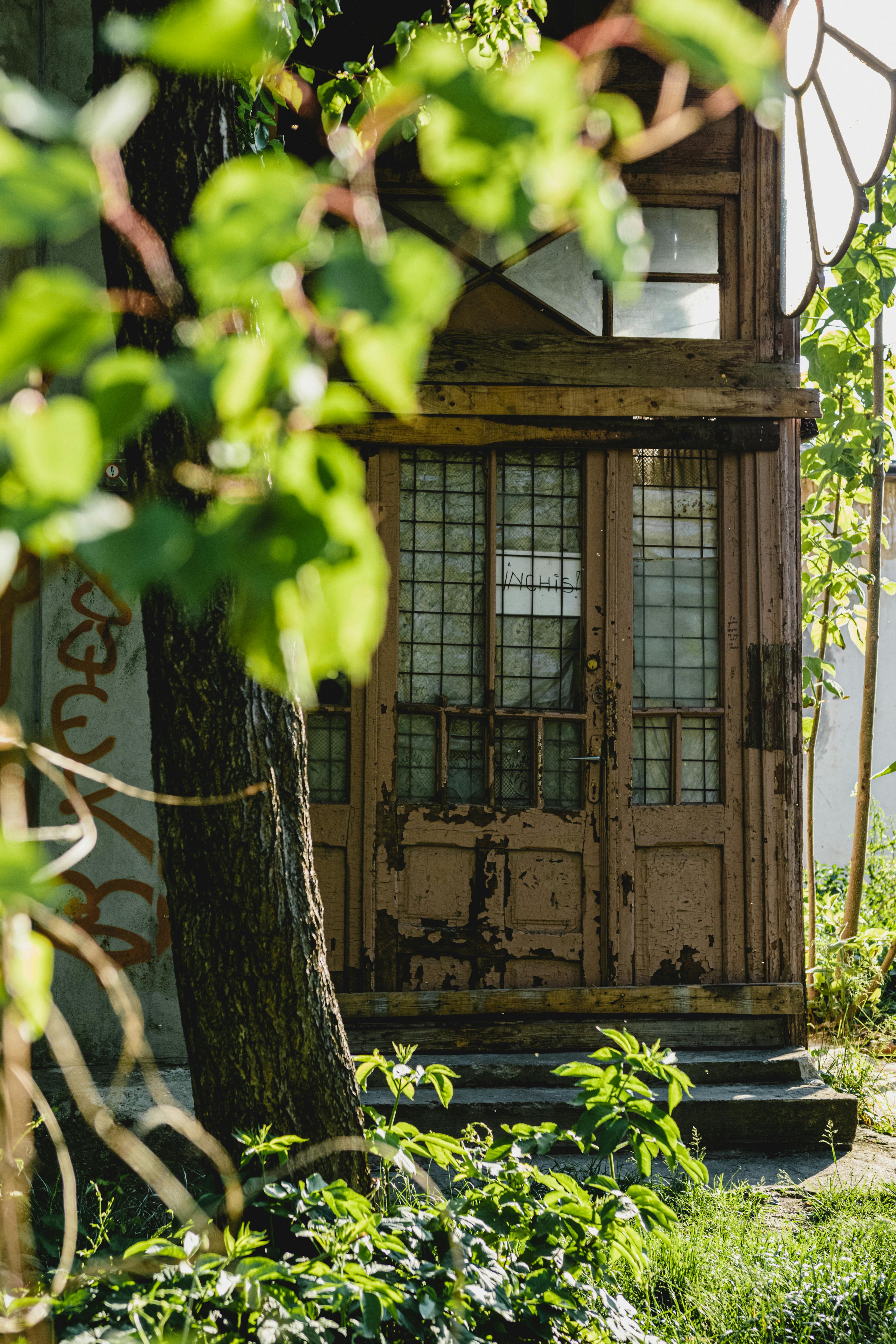 Open Entrance to Building · Free Stock Photo