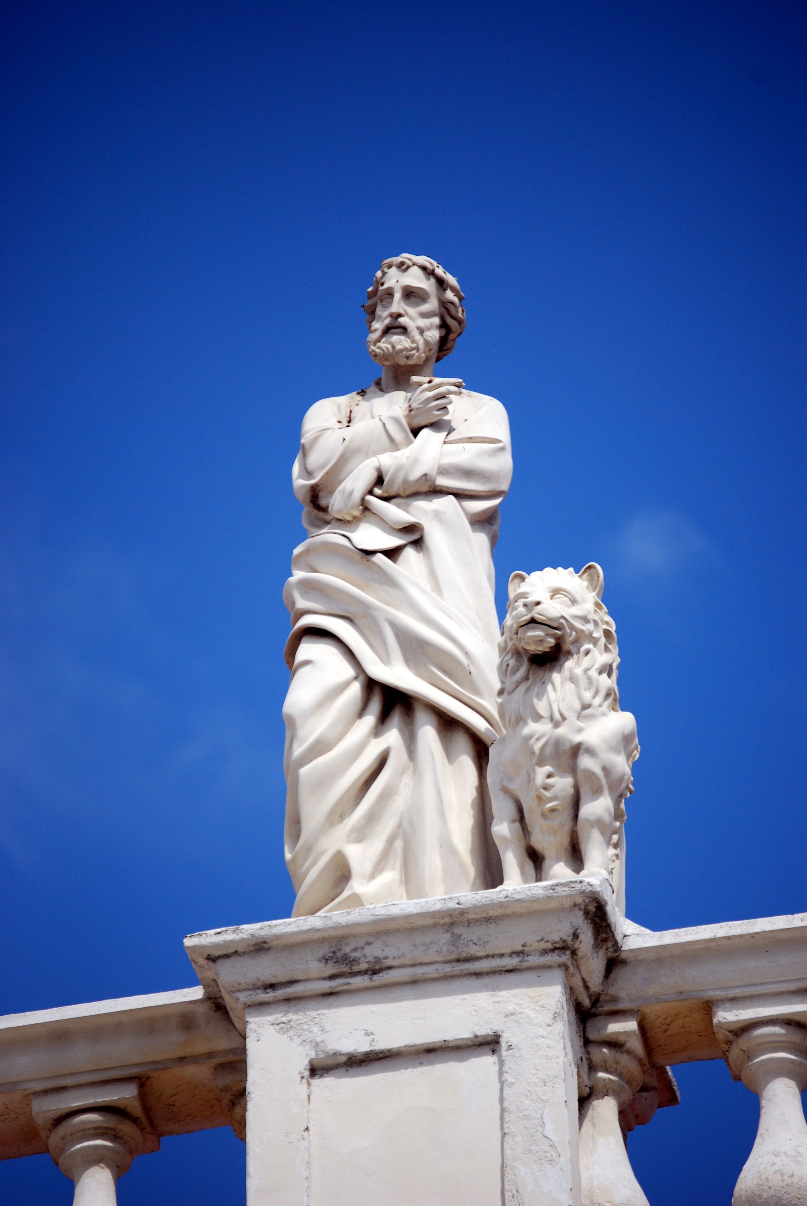 Jesus Christ Sculpture on Rock Formation · Free Stock Photo