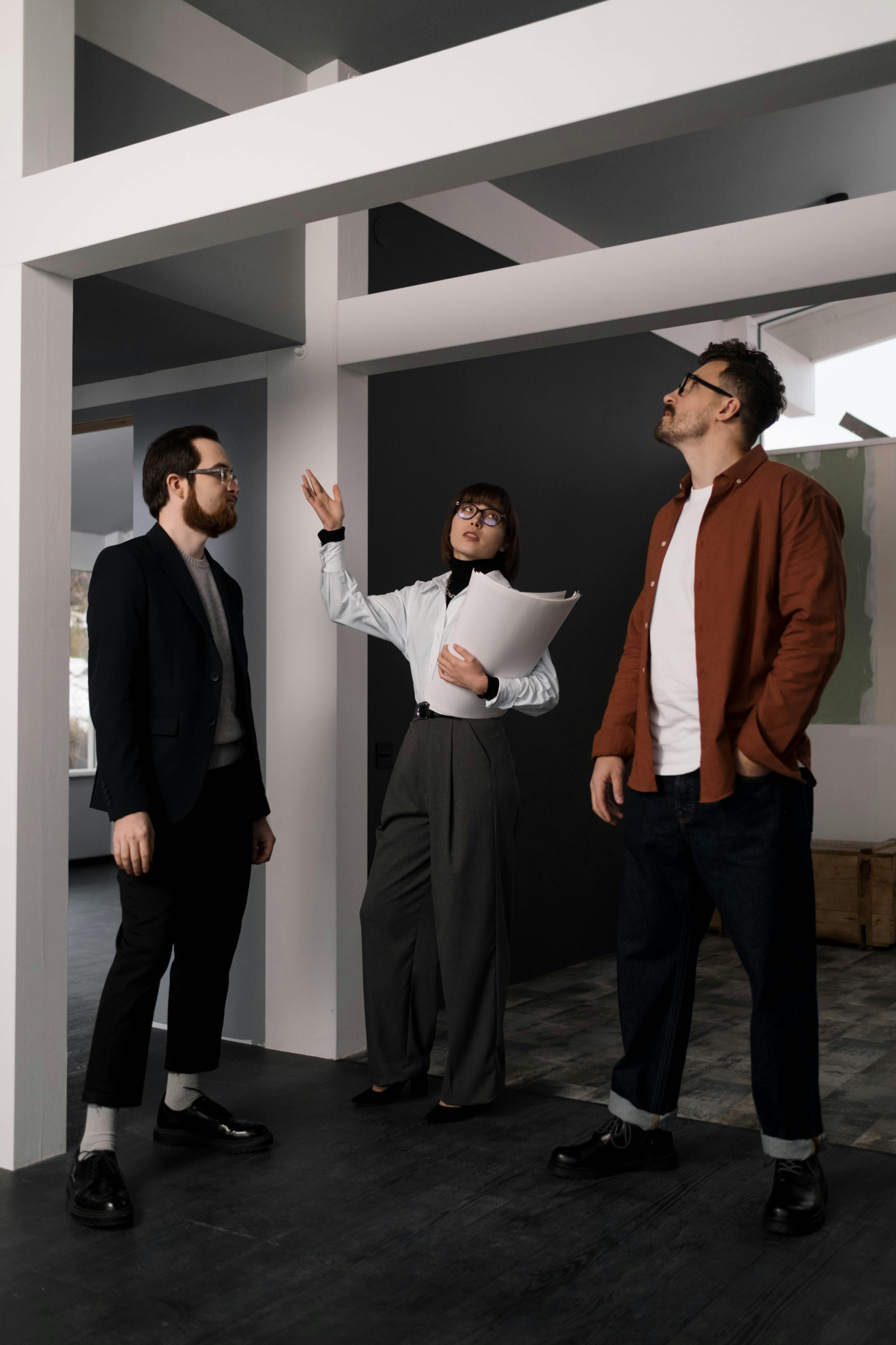 People Having a Conversation · Free Stock Photo