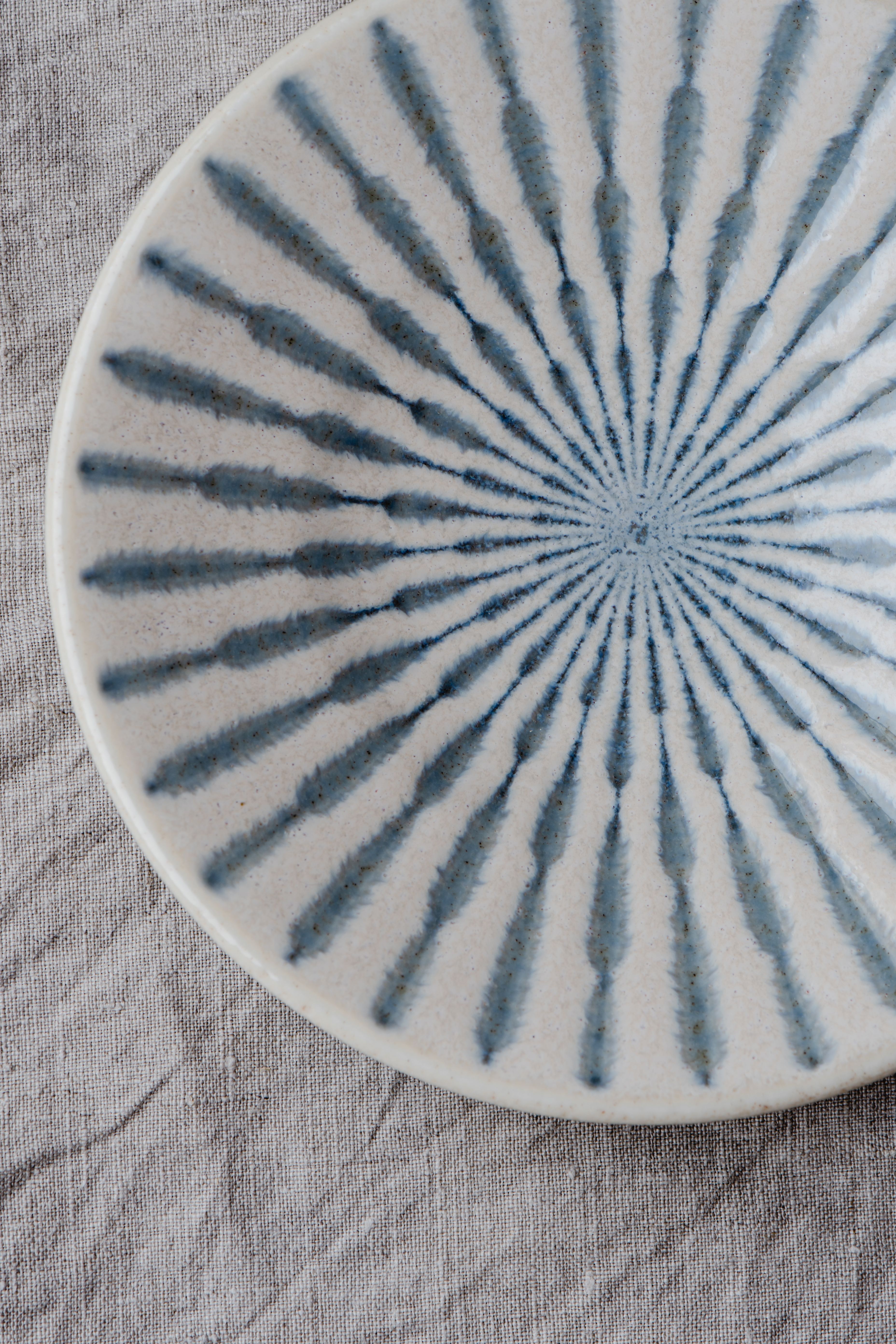 Close-Up Shot of Round Ceramic Plates · Free Stock Photo