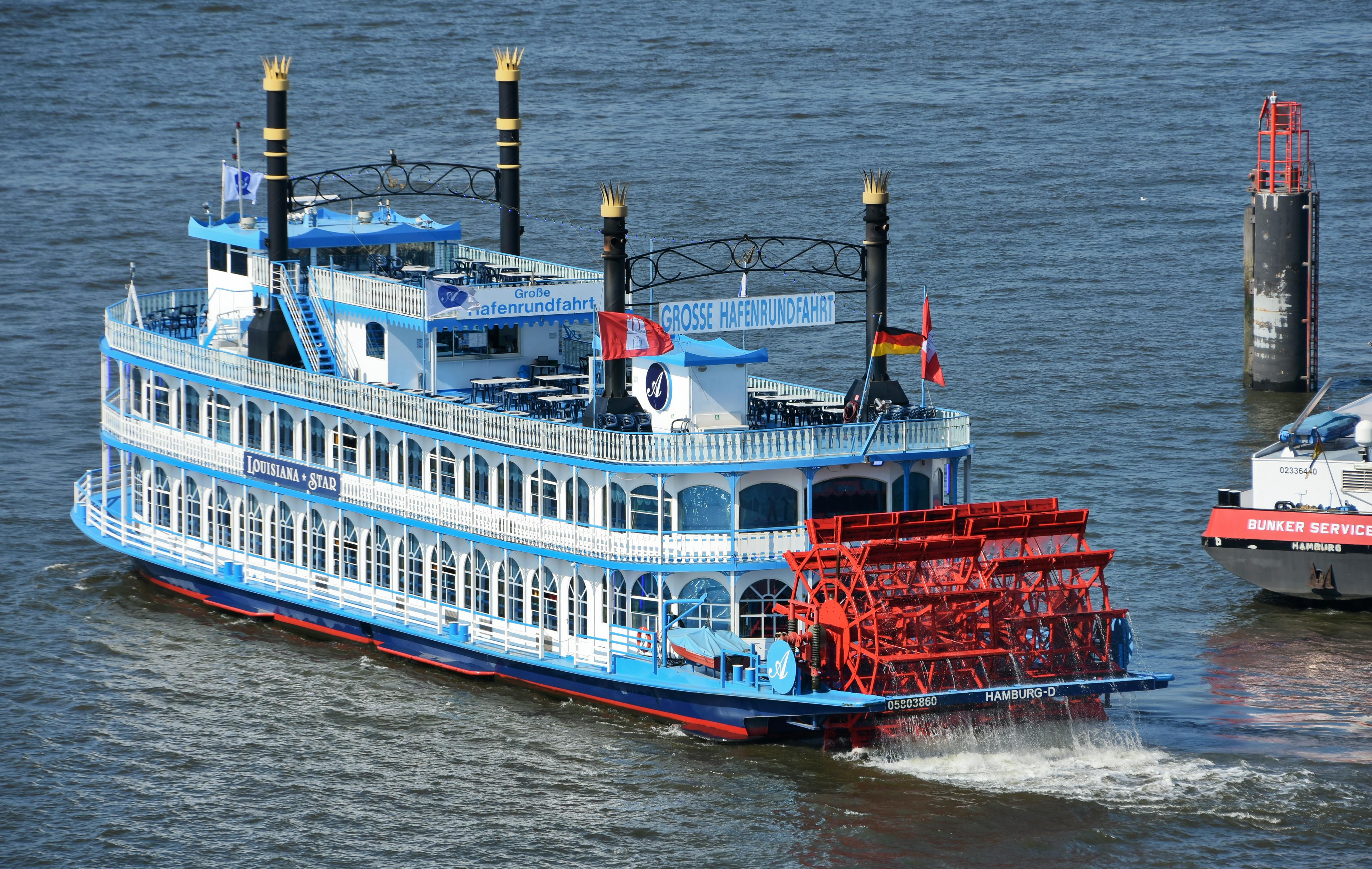 White and Red Boat on Sea · Free Stock Photo