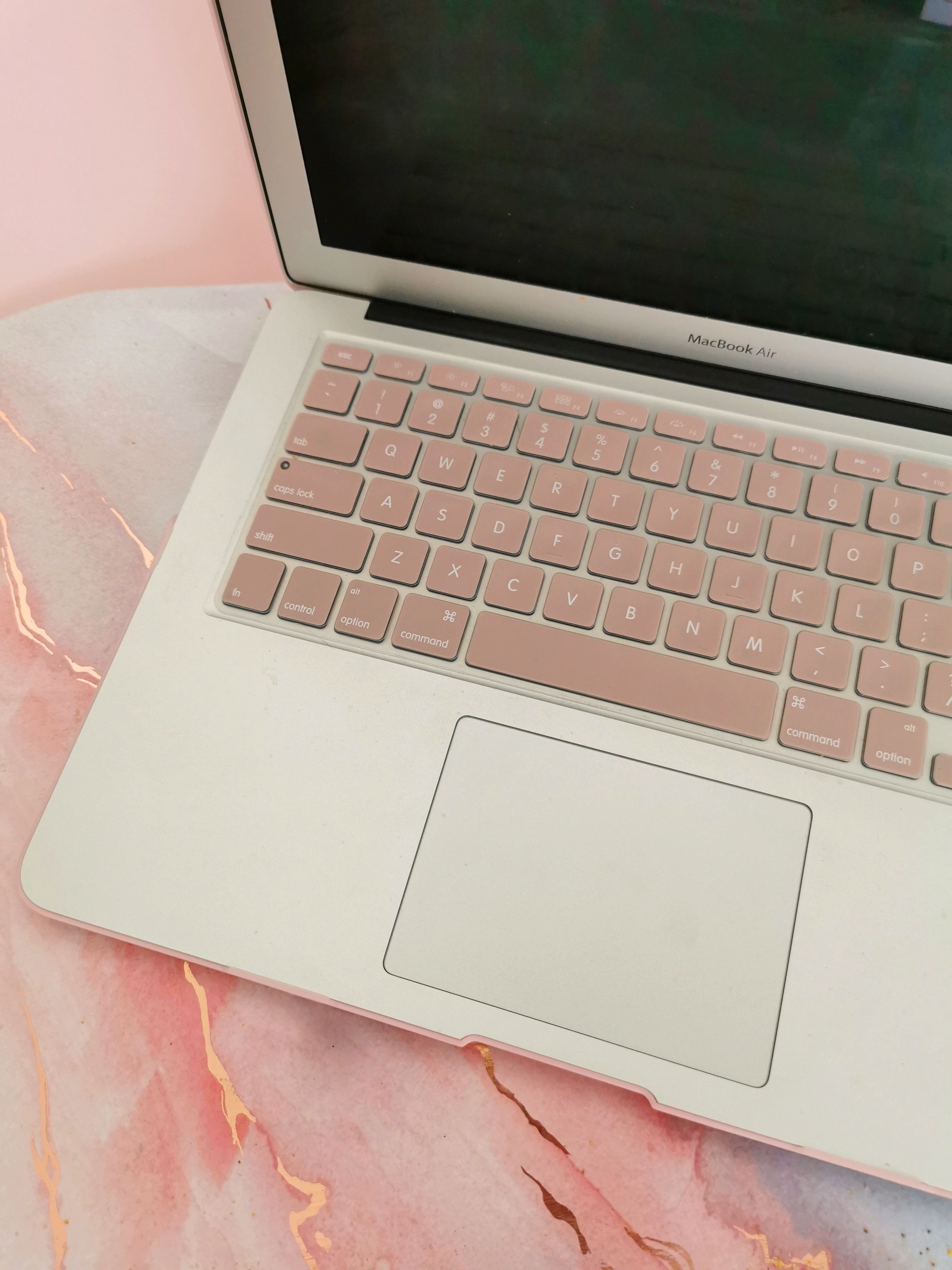 Close-Up Shot of MacBook Air · Free Stock Photo