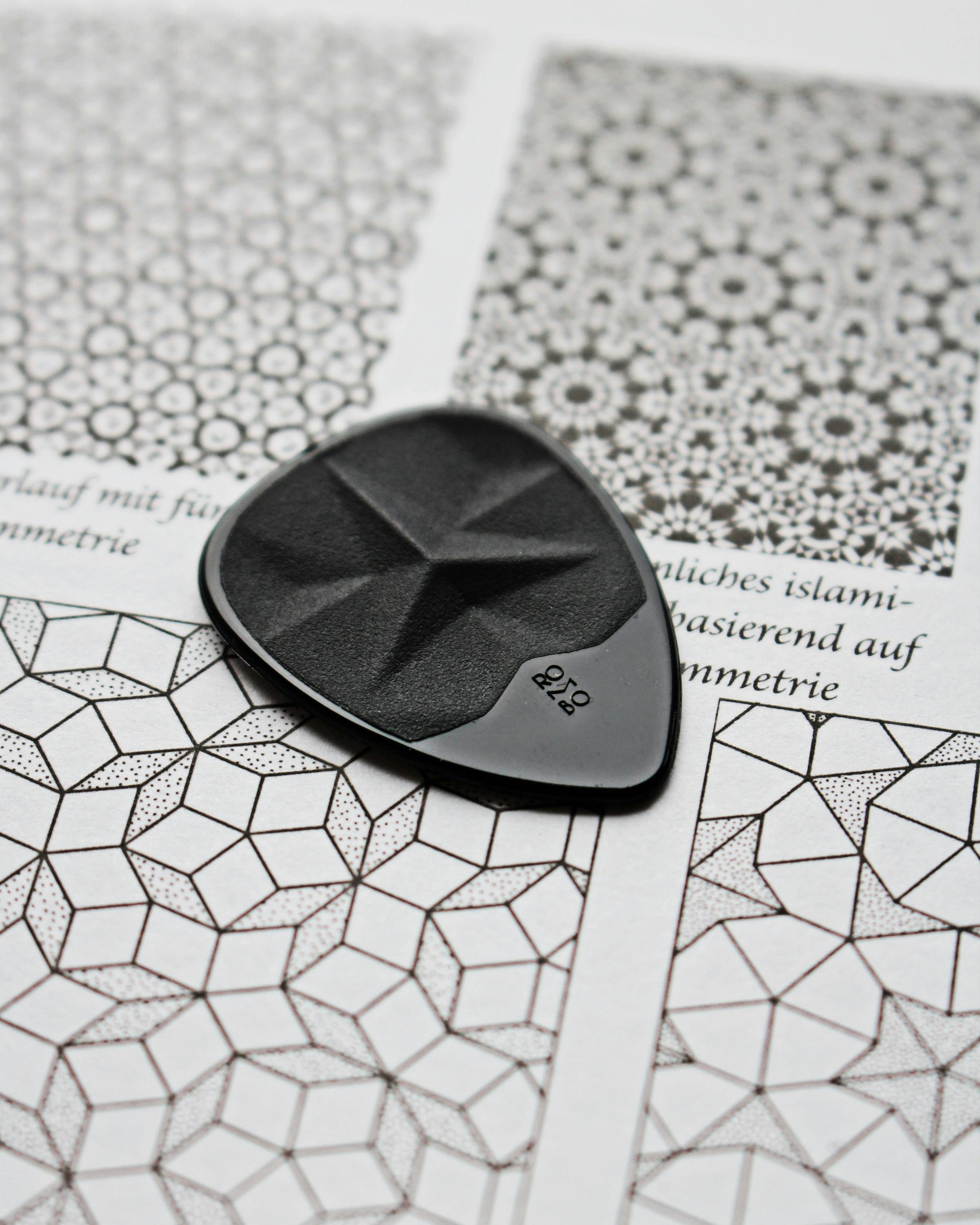 Close-up of White Plectrum · Free Stock Photo