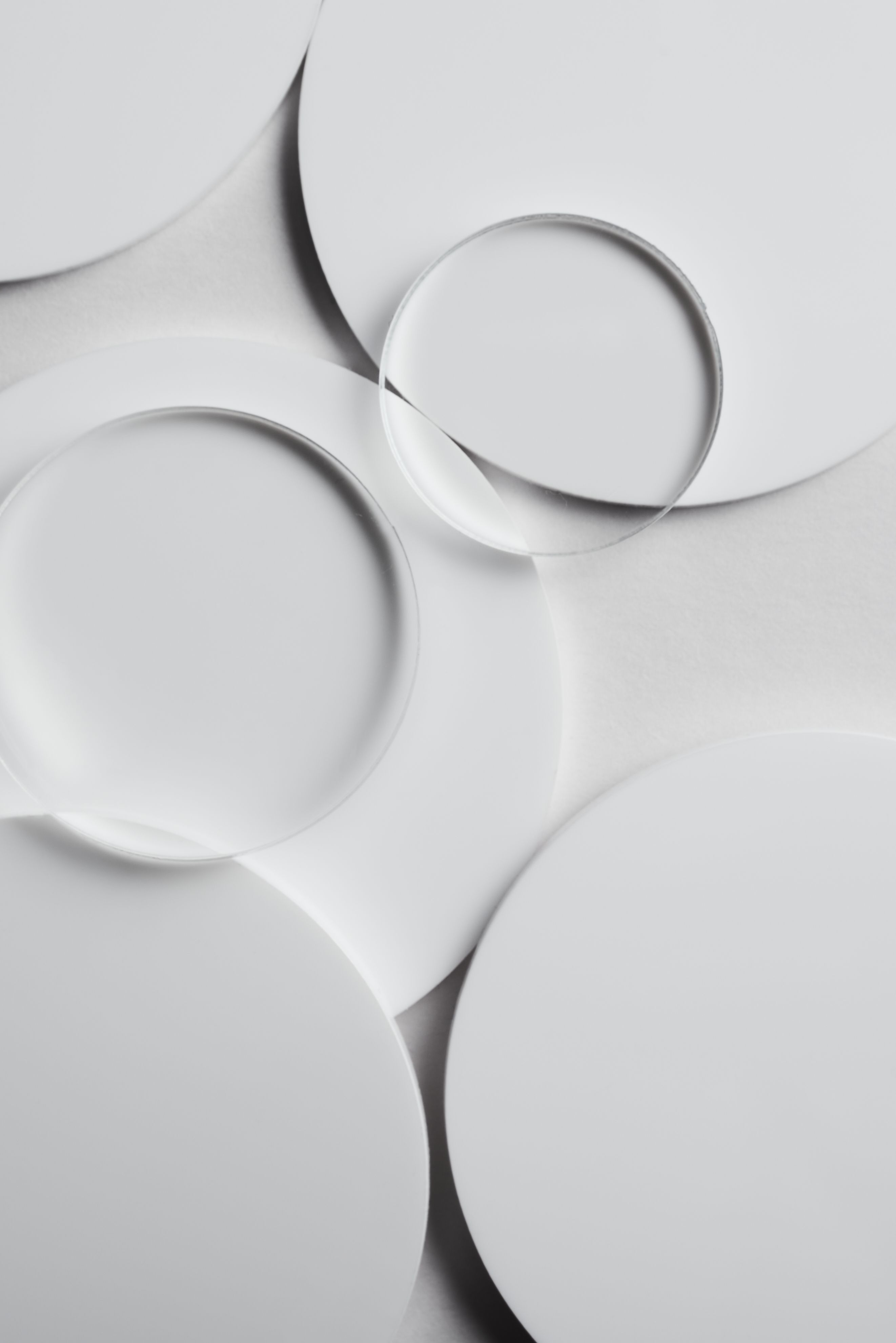 Clear Round Glass Plates on White Plates · Free Stock Photo