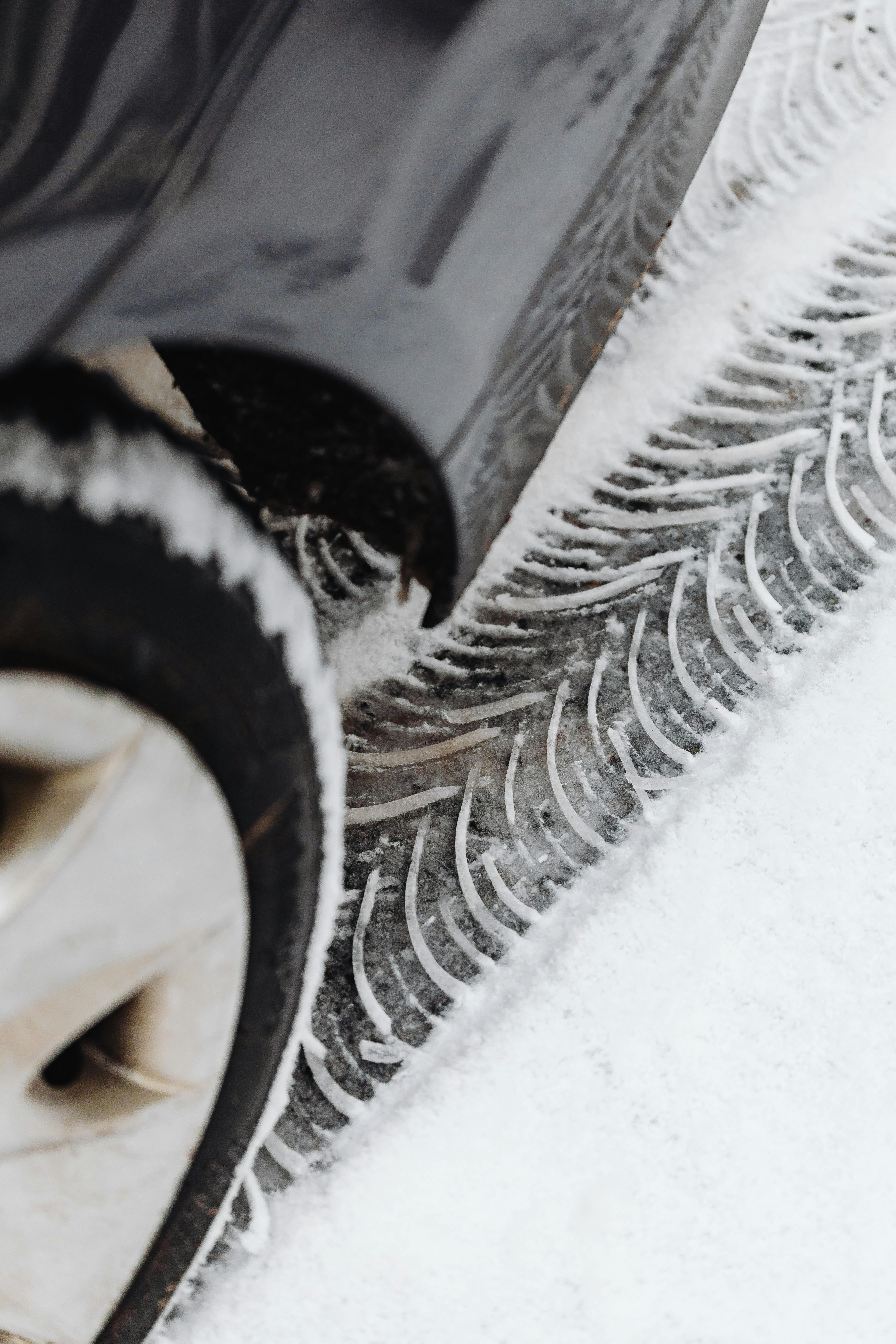 Close Up Shot of a Car Tire · Free Stock Photo