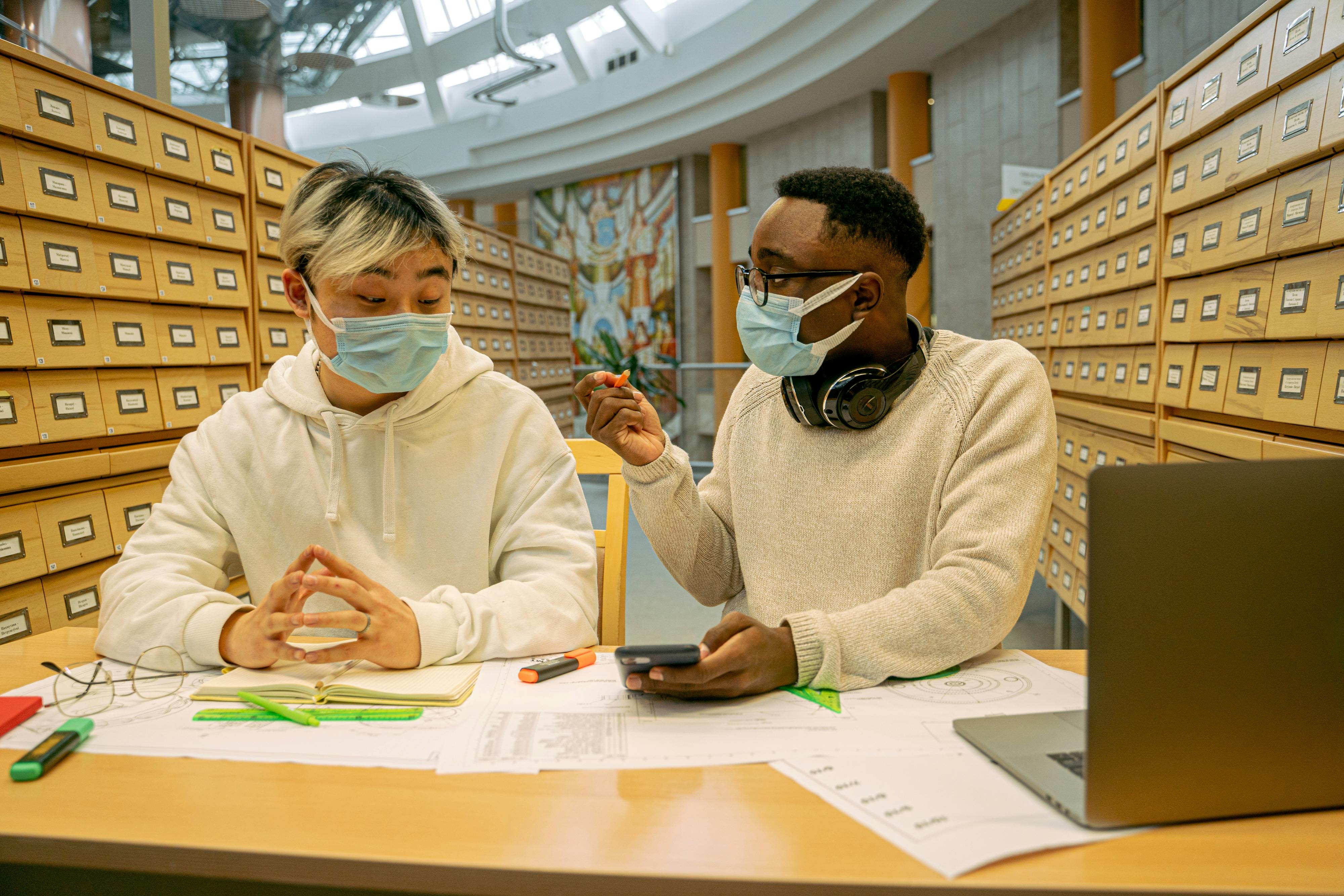 Face Papers Photos, Download The BEST Free Face Papers Stock Photos ...