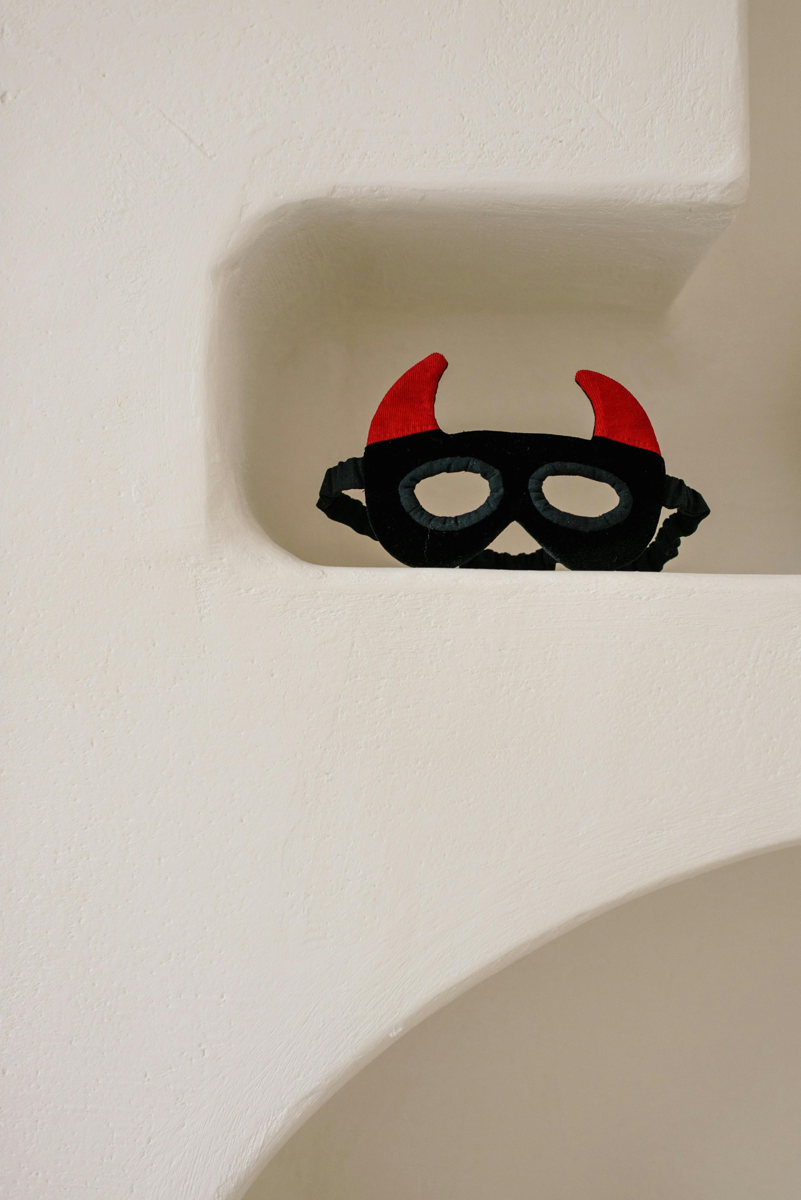 Devil Face Photos, Download The BEST Free Devil Face Stock Photos & HD ...