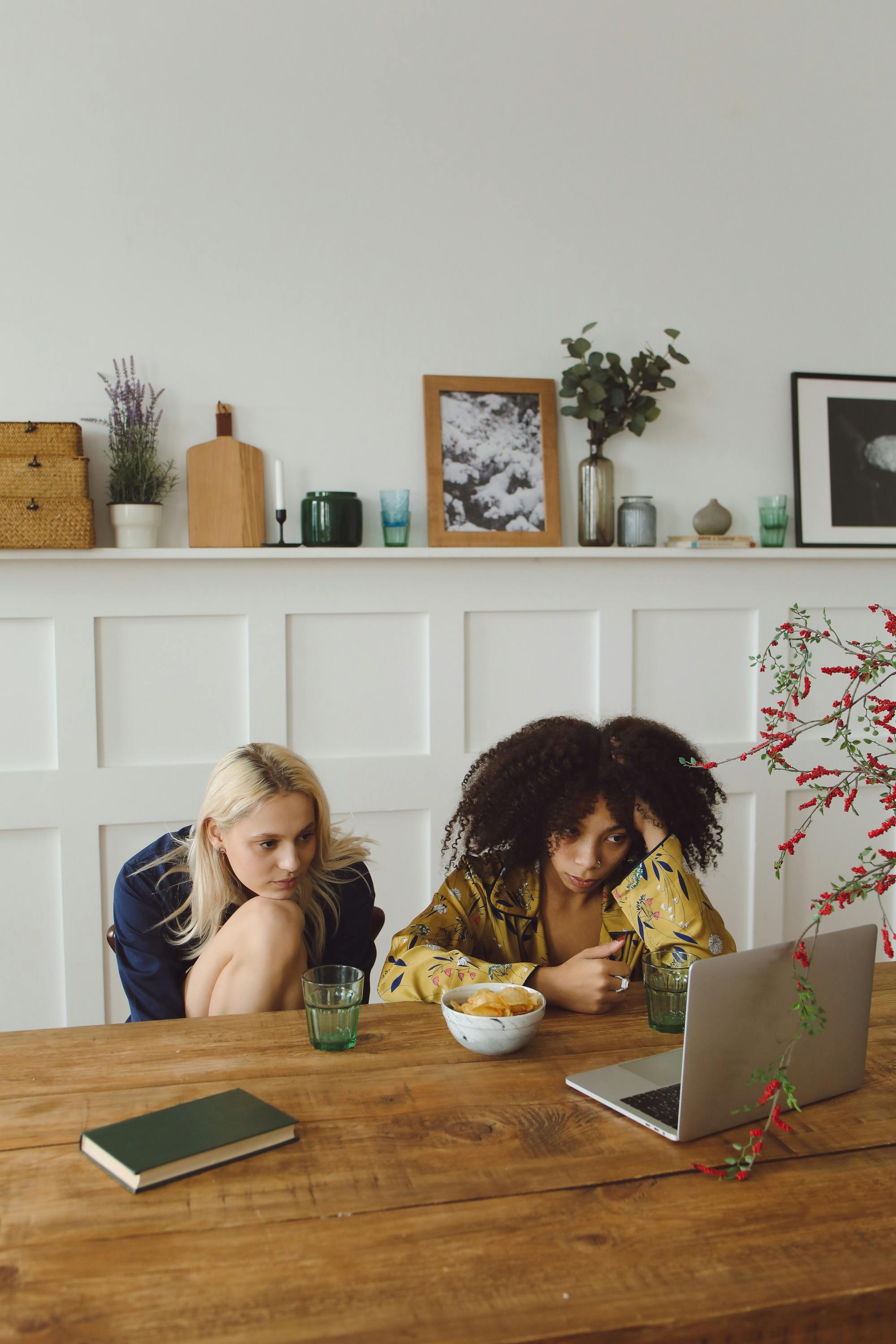 Table Wood Photos, Download The BEST Free Table Wood Stock Photos & HD ...