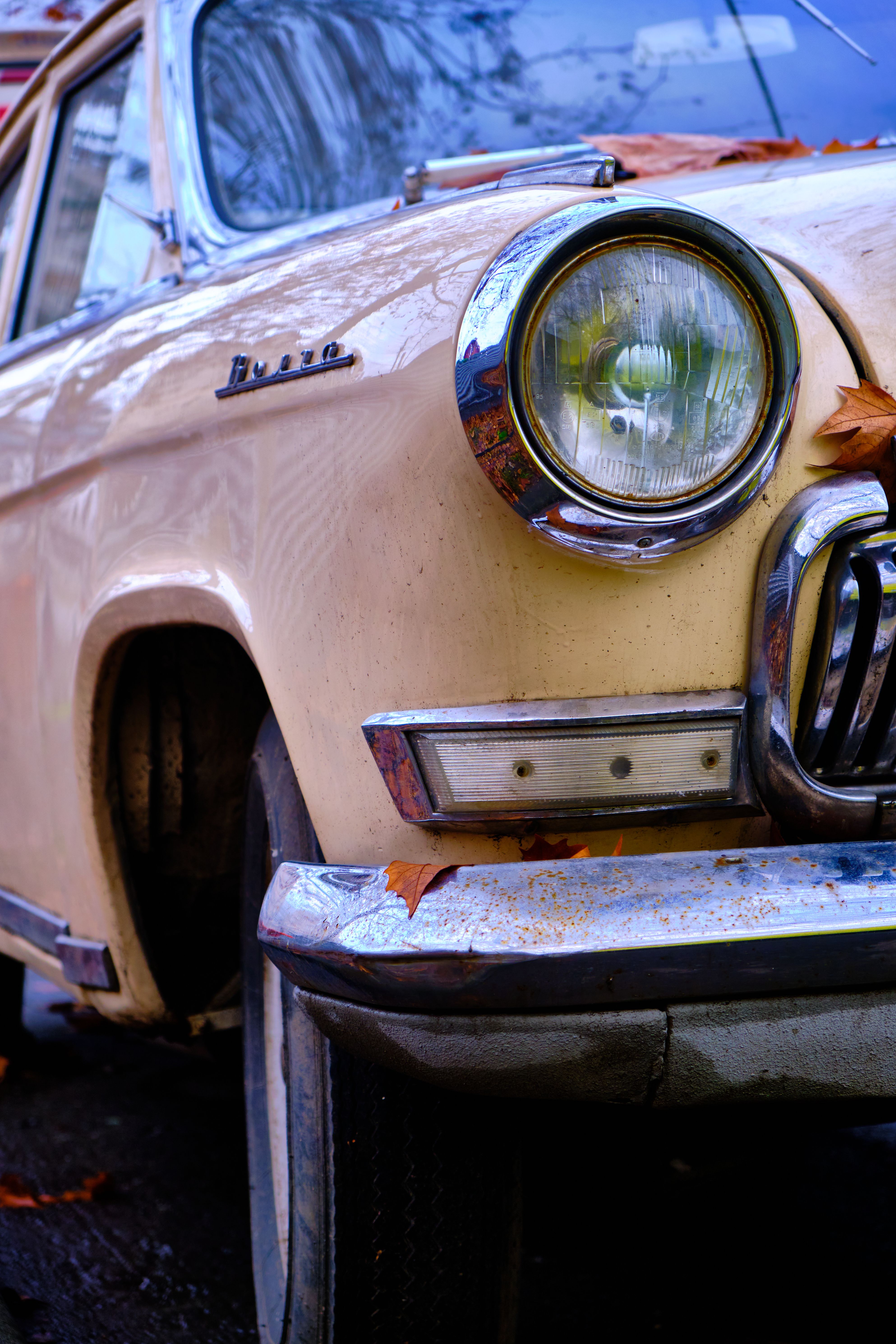 A Close-Up Shot of a Vintage Car · Free Stock Photo