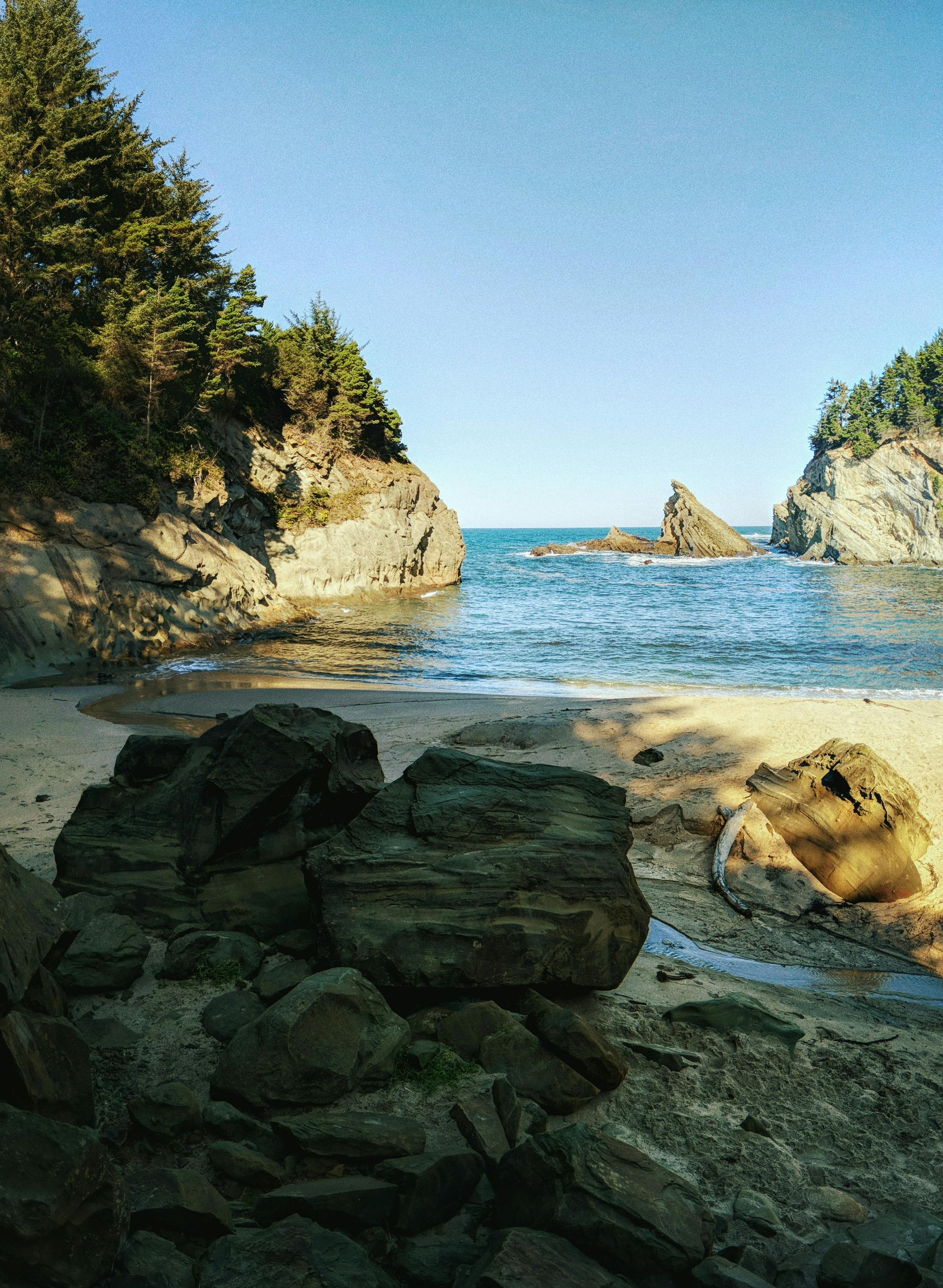 Rocks on a Beach · Free Stock Photo