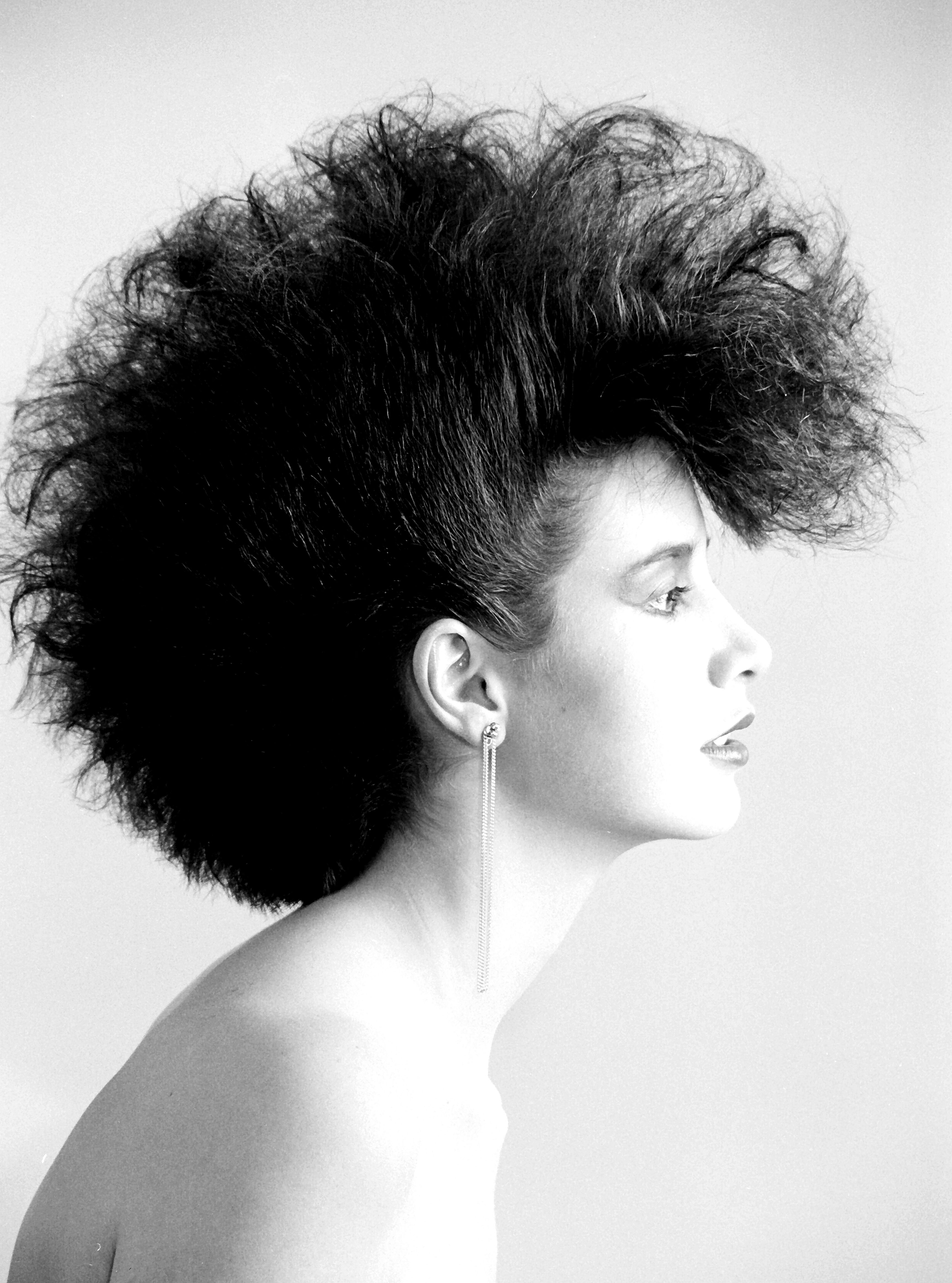 Side Profile of Woman in Grayscale Photography · Free Stock Photo
