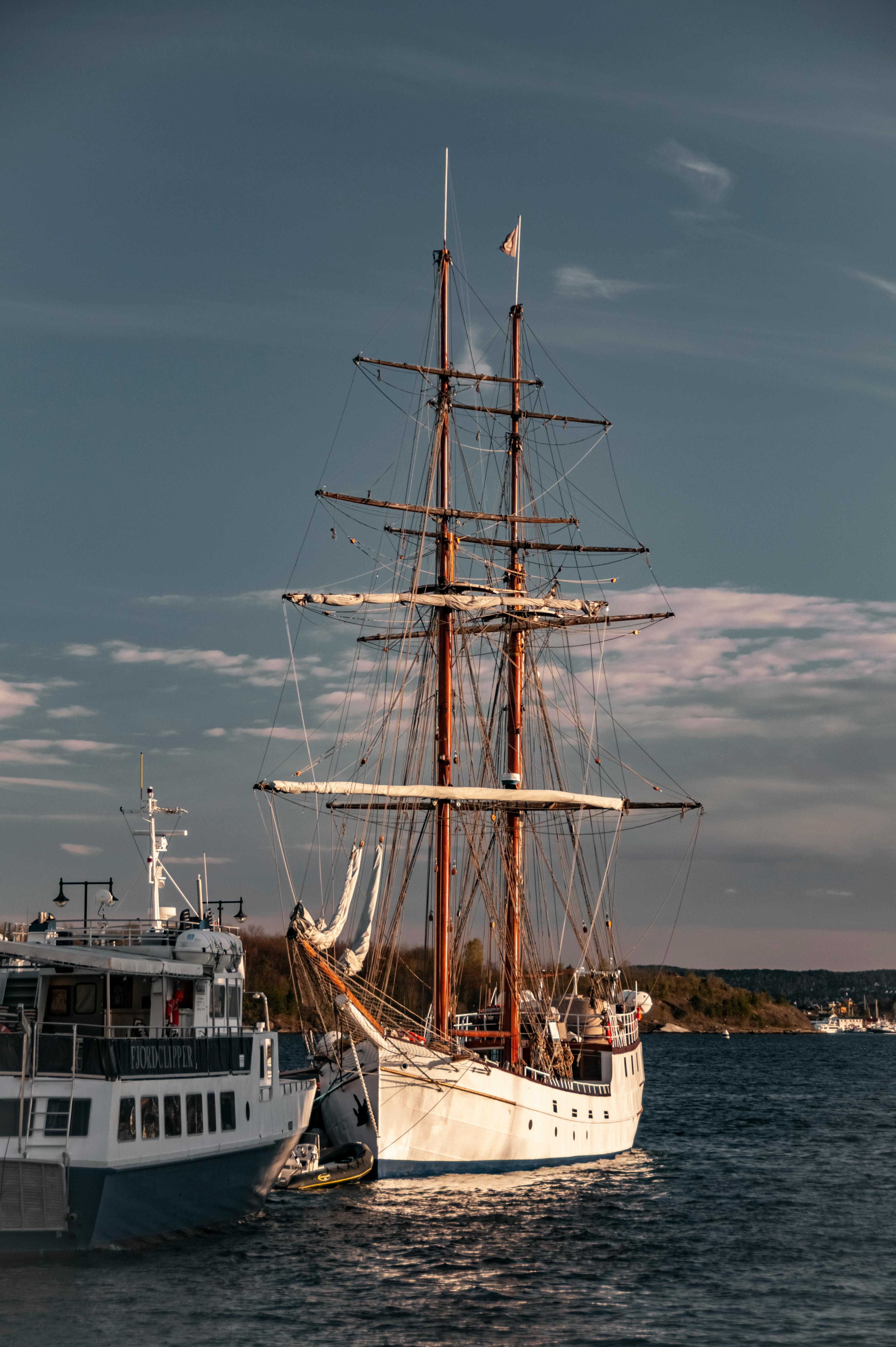 White Ship during Golden Hour · Free Stock Photo