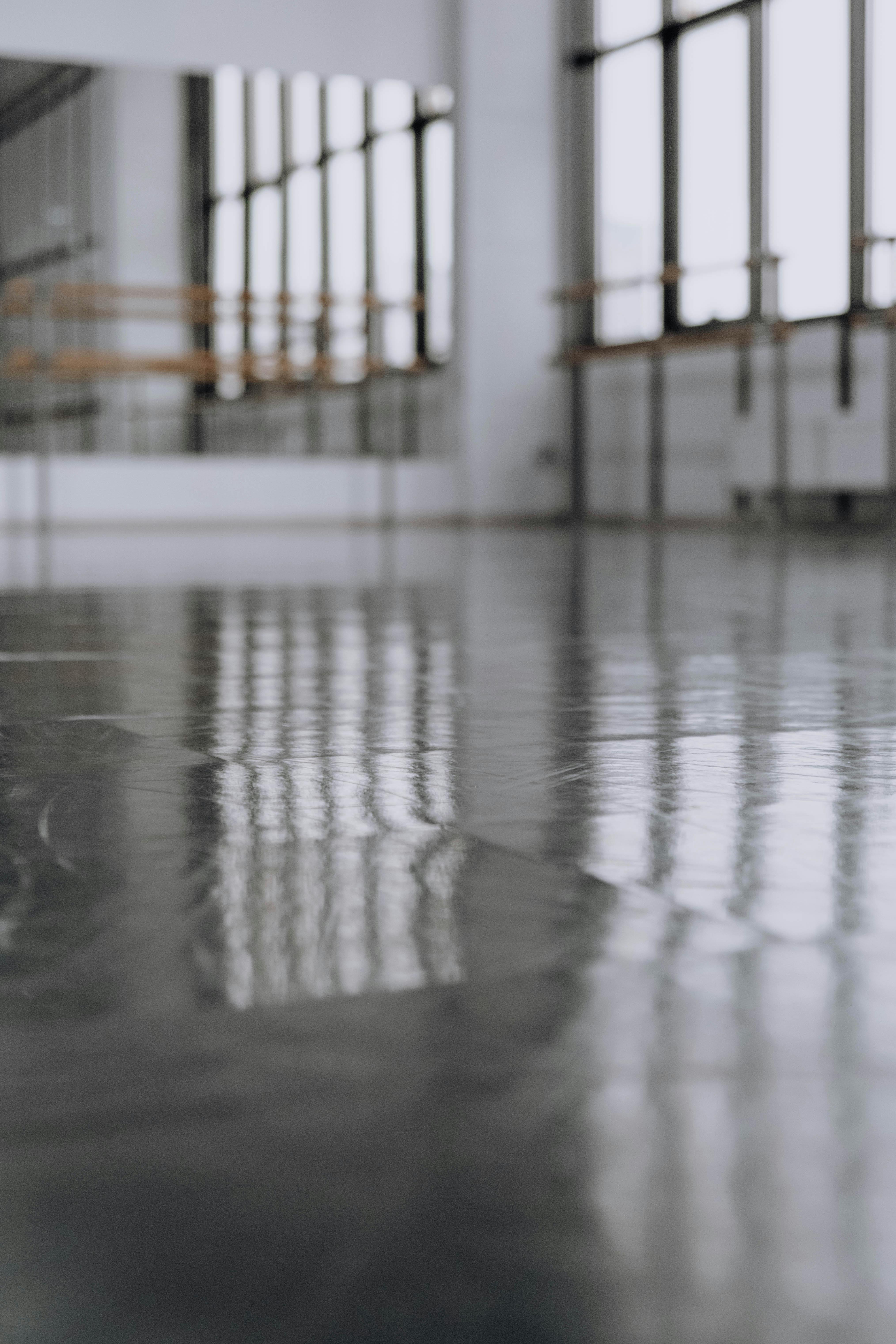 Reflection on the Floor · Free Stock Photo