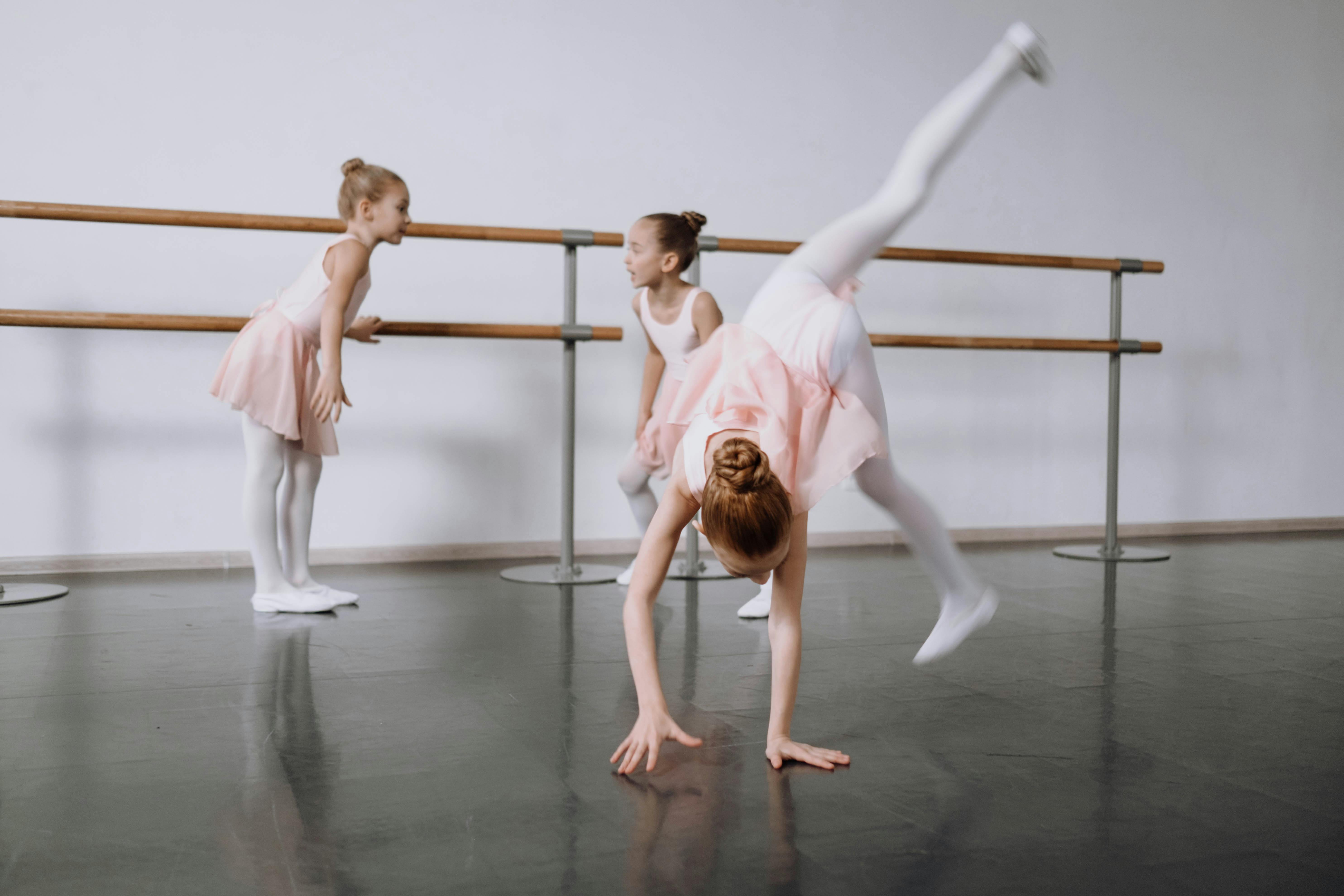 Girls Ballet Photos, Download The BEST Free Girls Ballet Stock Photos ...