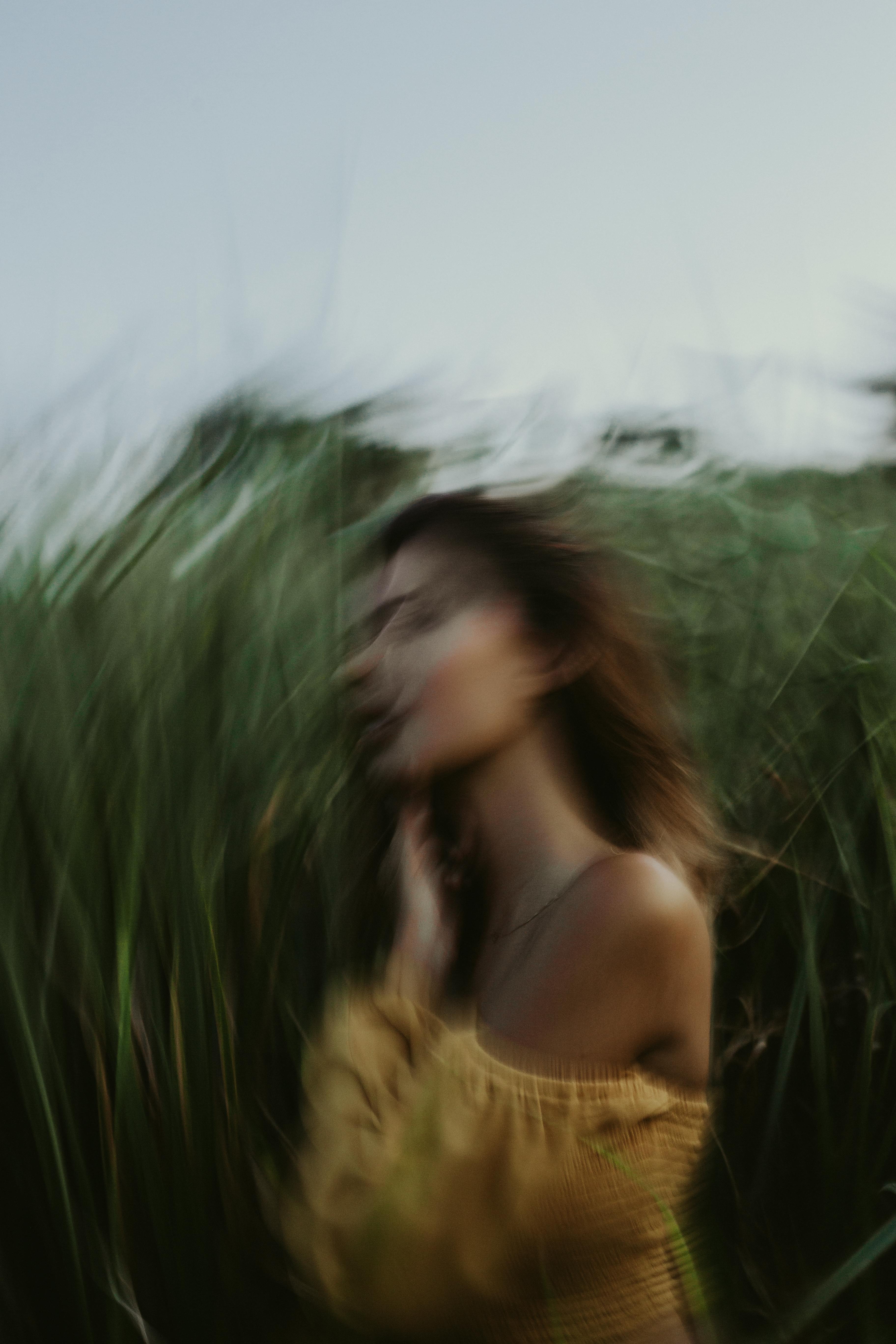 Hand Throwing Something · Free Stock Photo