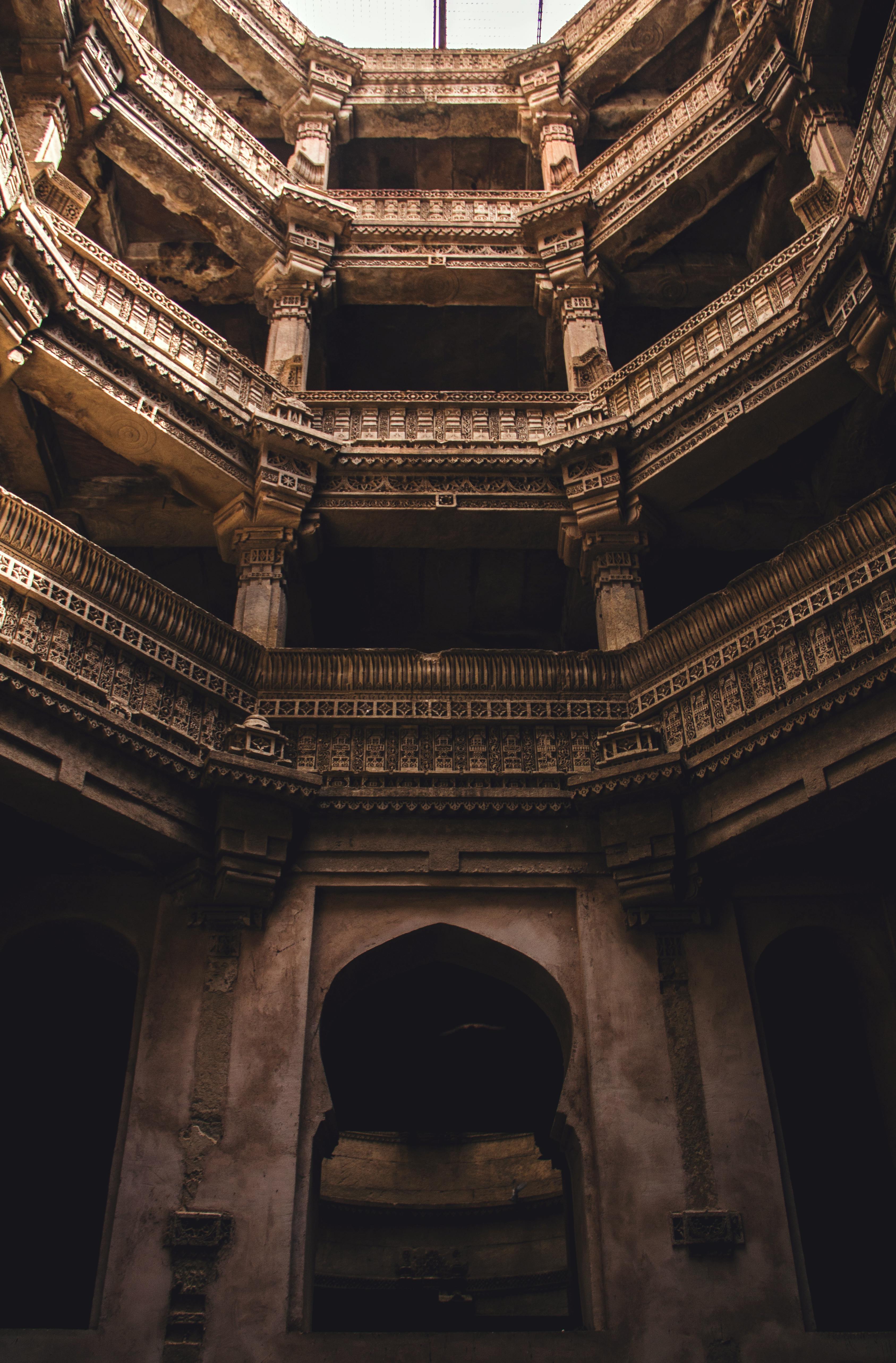 Low Angle Photography of a Building from the Courtyard · Free Stock Photo