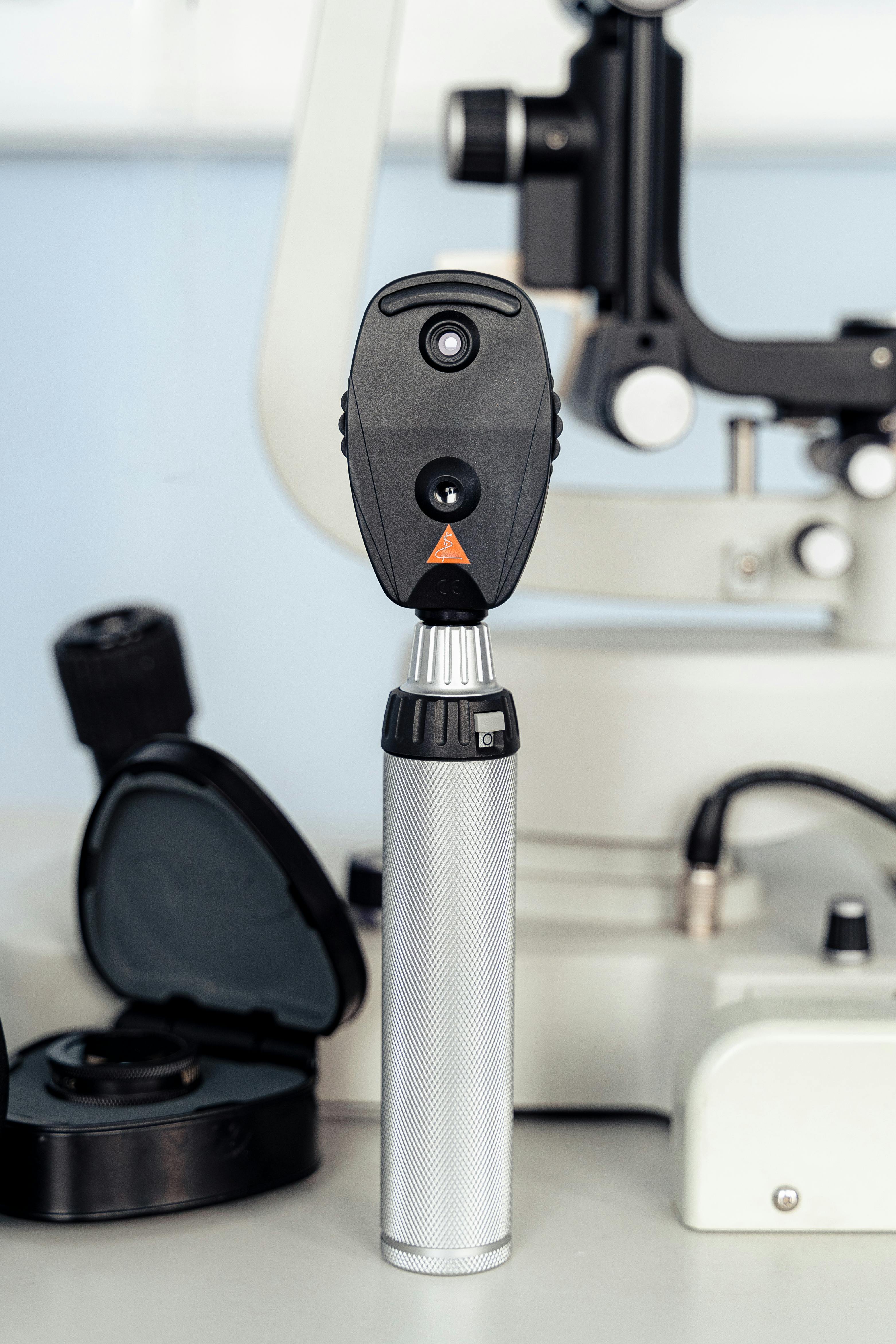 Close-Up Shot of an Ophthalmoscope · Free Stock Photo