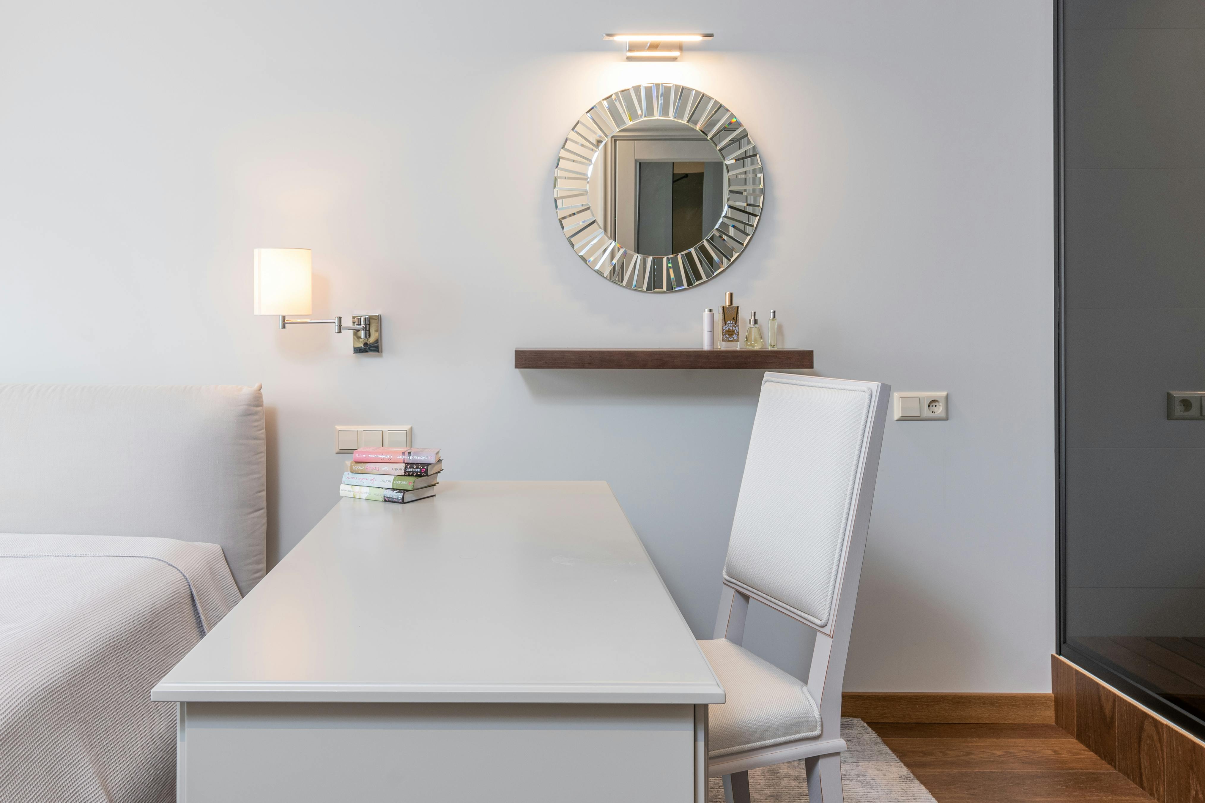 Interior of room with light furniture in daytime · Free Stock Photo