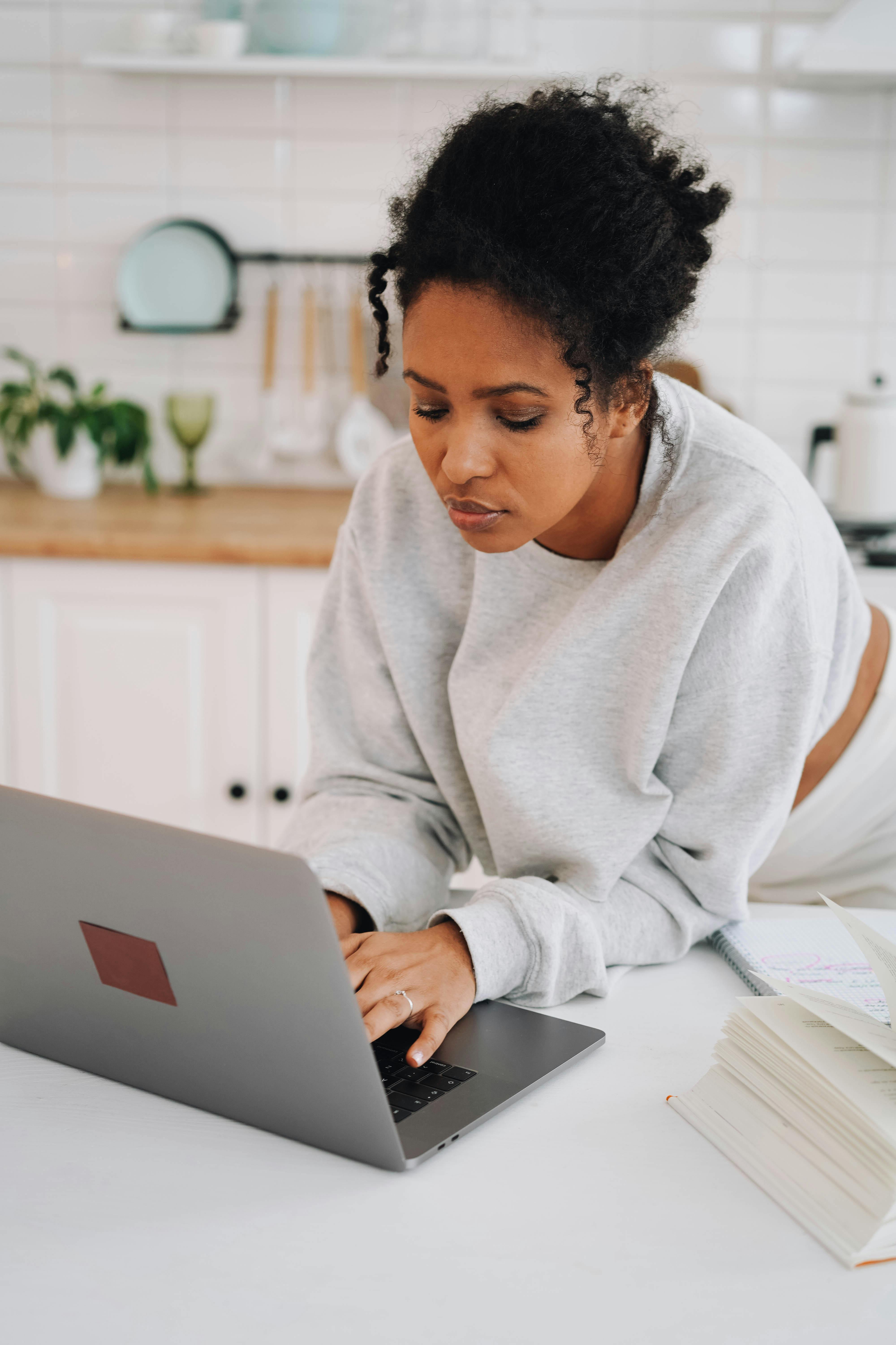 10,000+ Best Online Scam Photos · 100% Free Download · Pexels Stock Photos