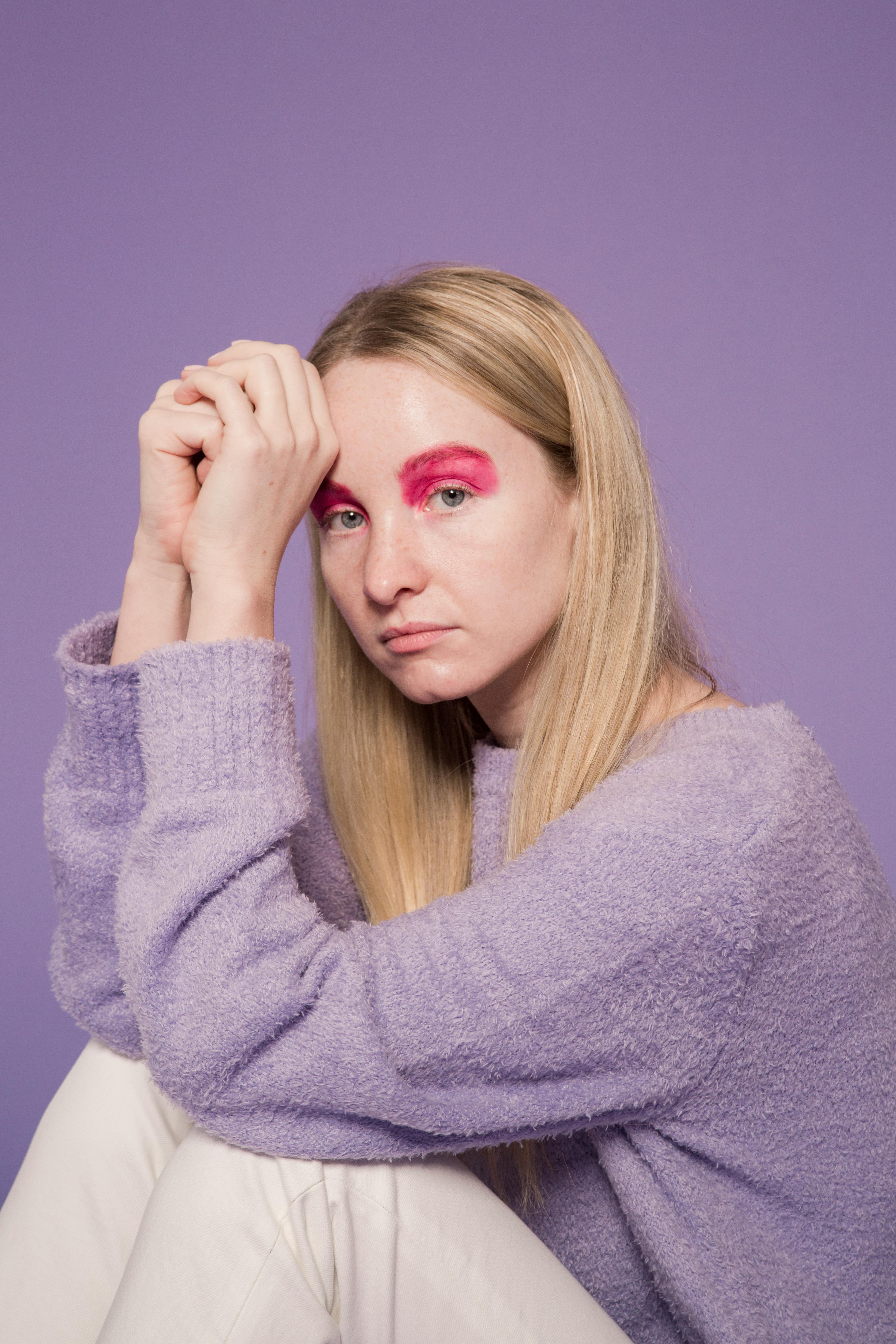 Stylish woman with bright eyebrows · Free Stock Photo