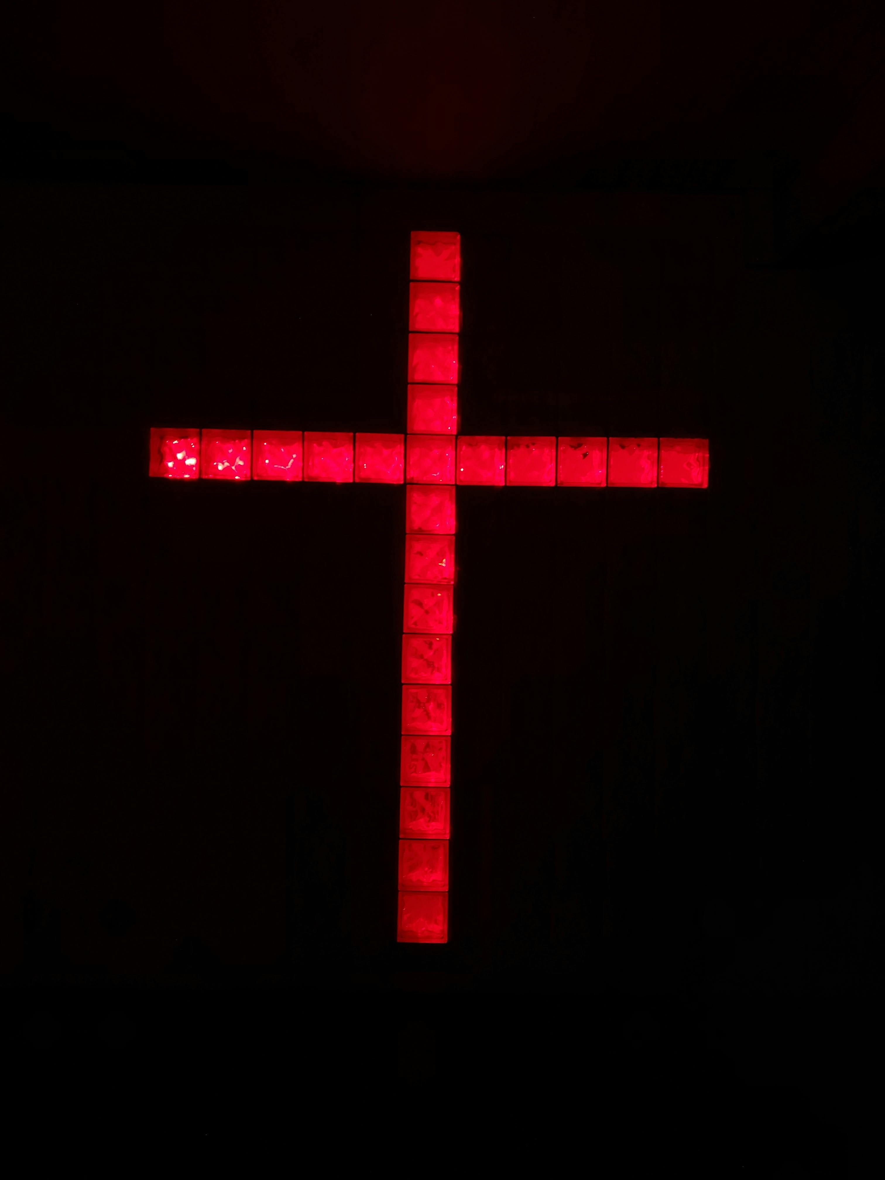 Cross With Light · Free Stock Photo