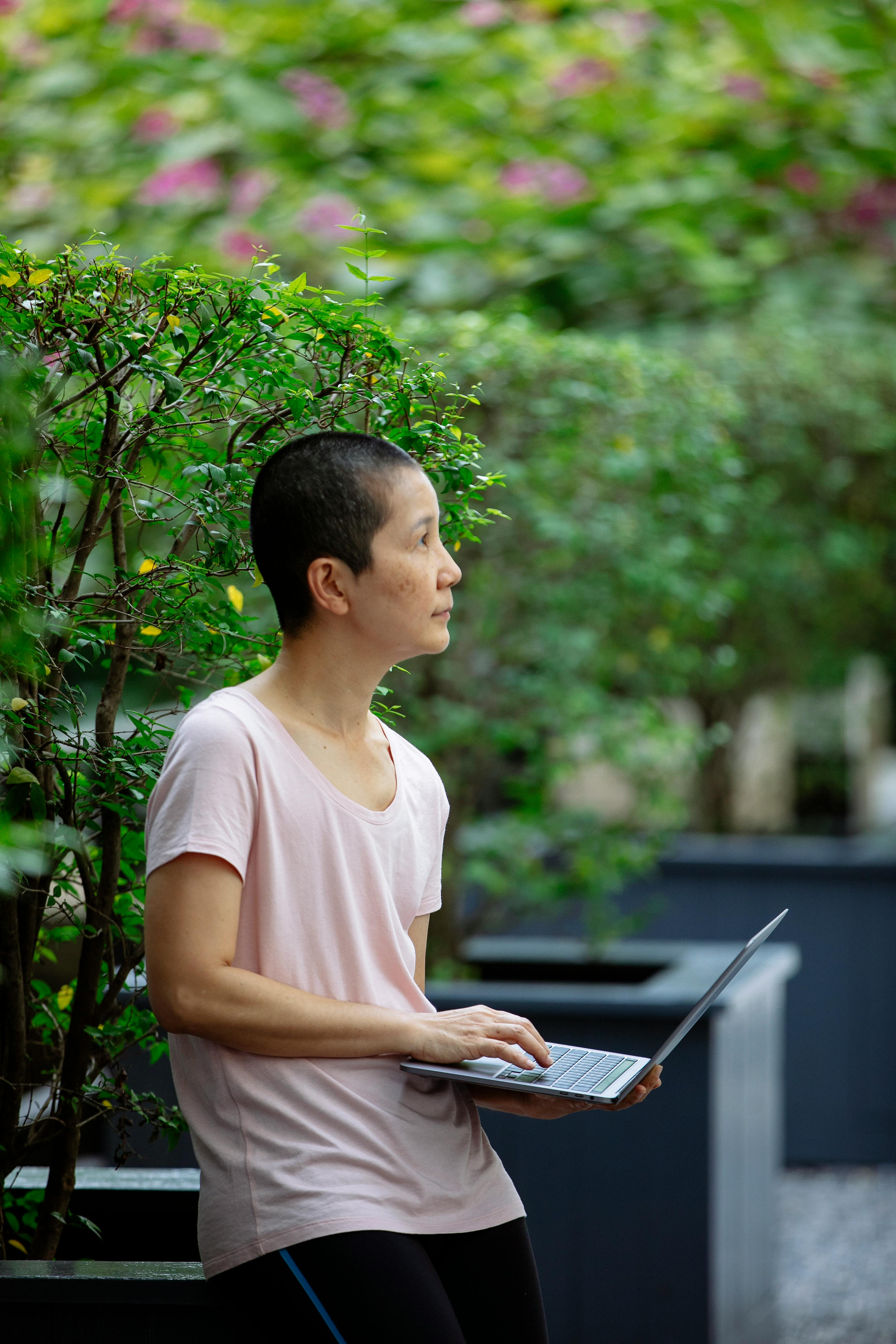 Bush Computer Photos, Download The BEST Free Bush Computer Stock Photos ...