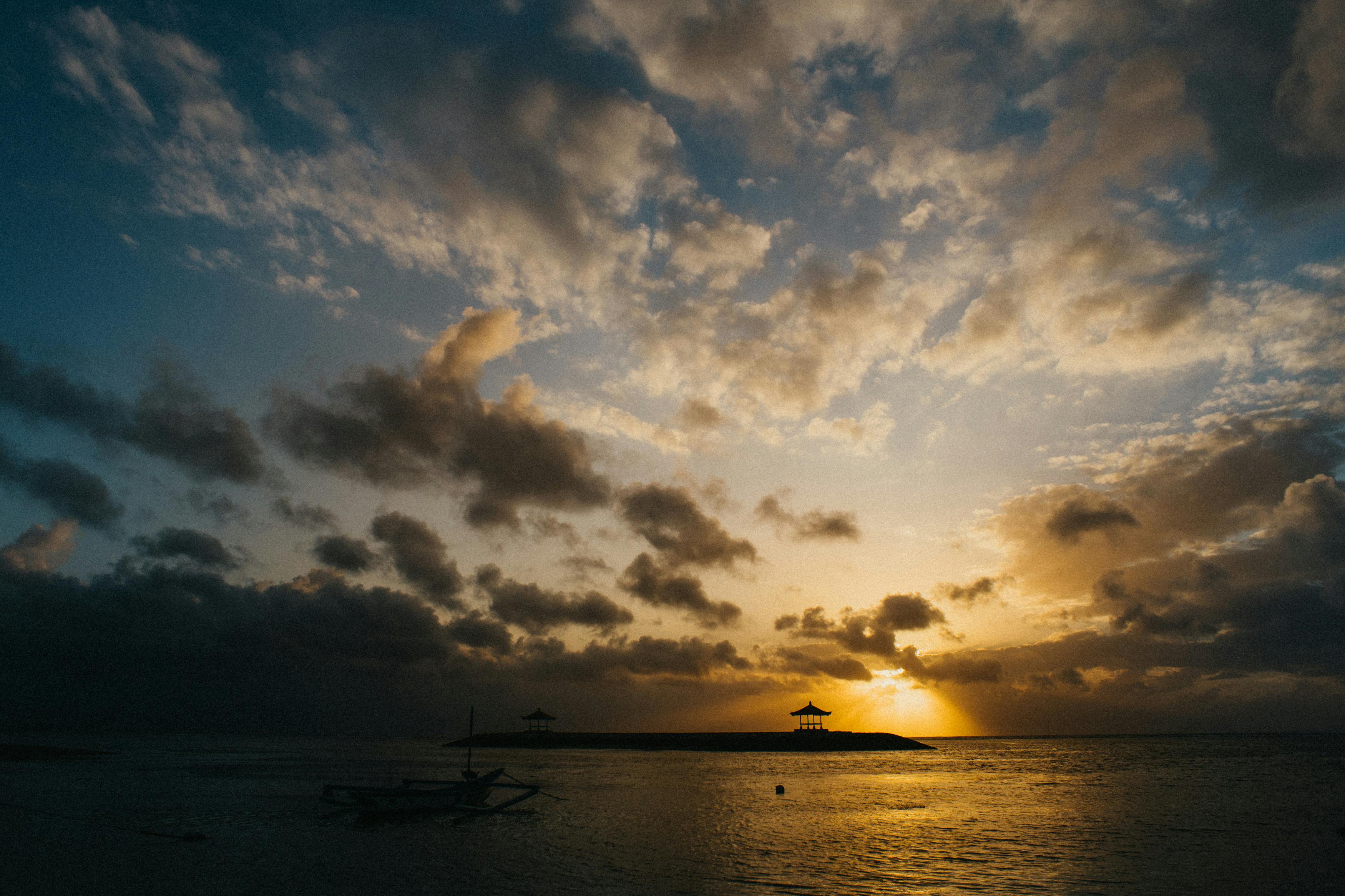 Red Sunset above Sea · Free Stock Photo