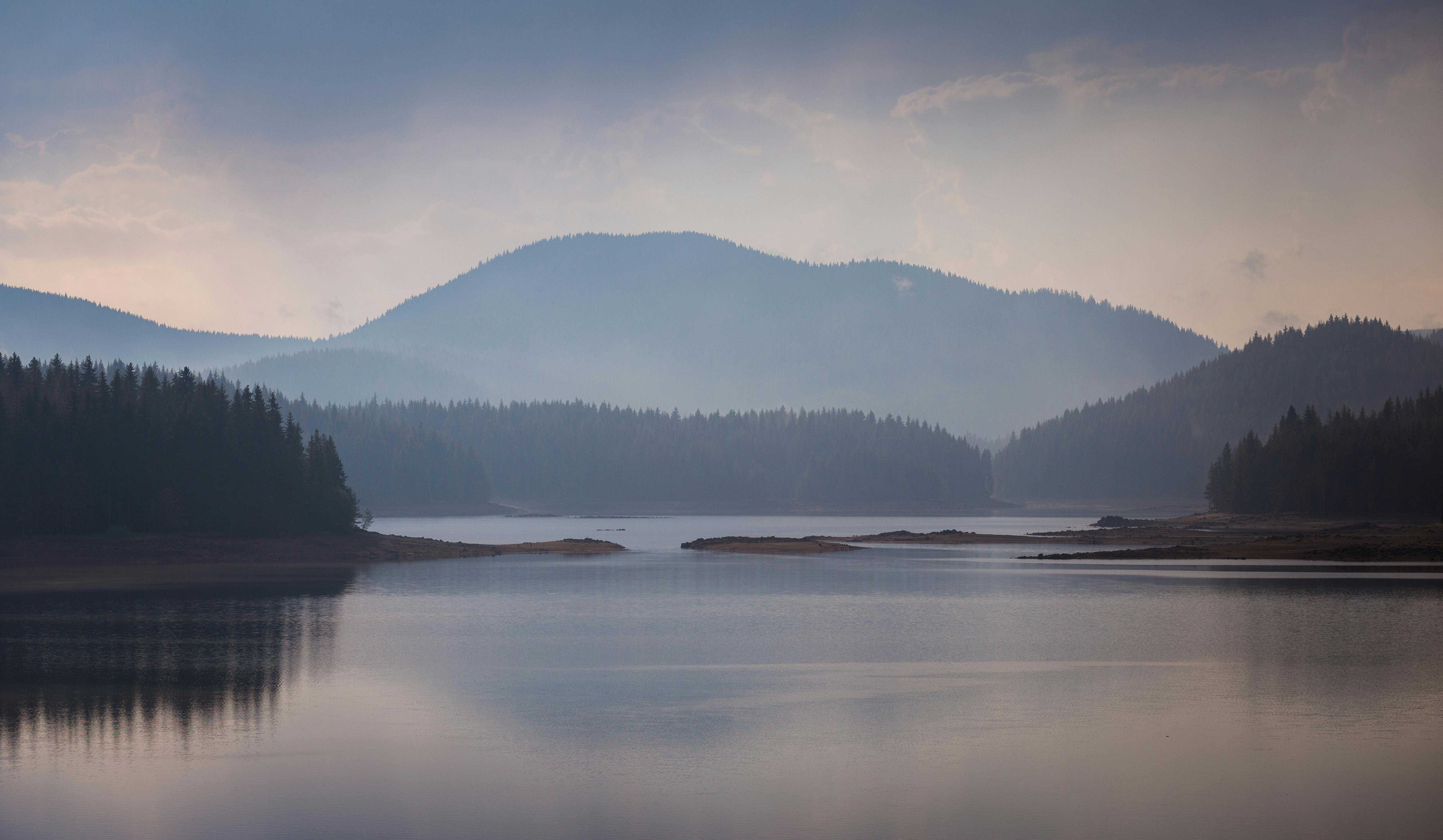 Dawn at Lake in Mountain Landscape · Free Stock Photo