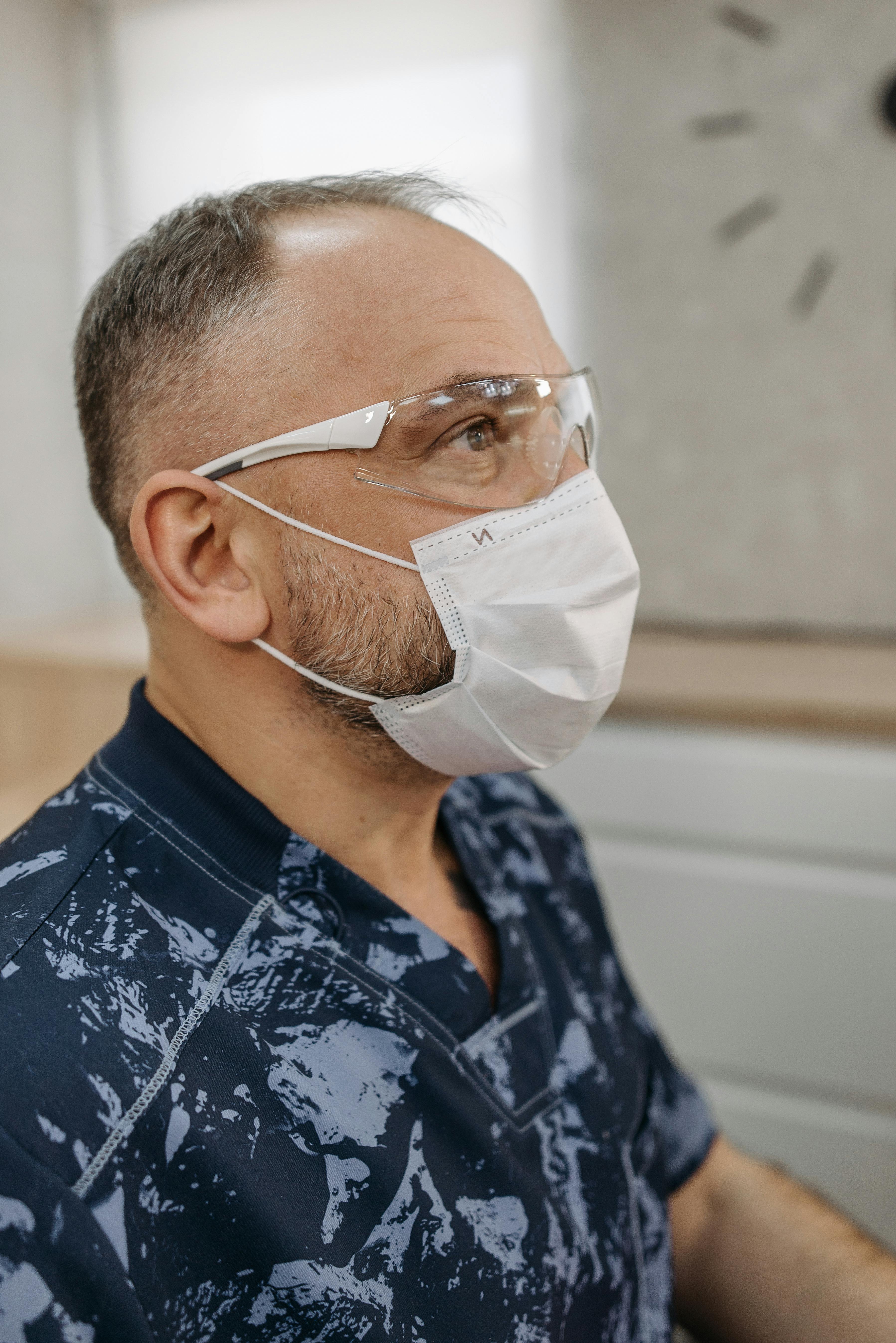 Man Wearing a Mask · Free Stock Photo
