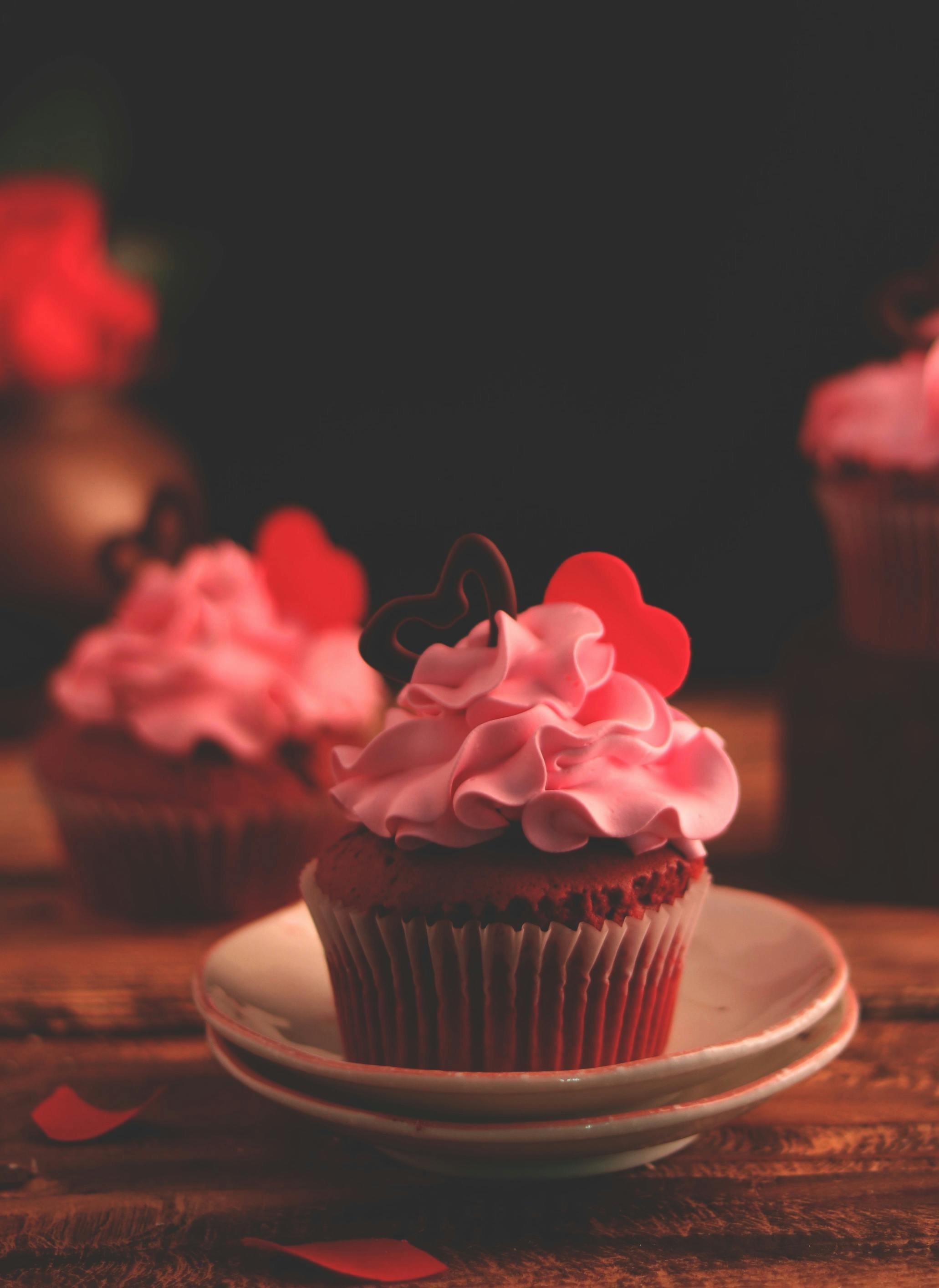 Cupcake on White Plate · Free Stock Photo