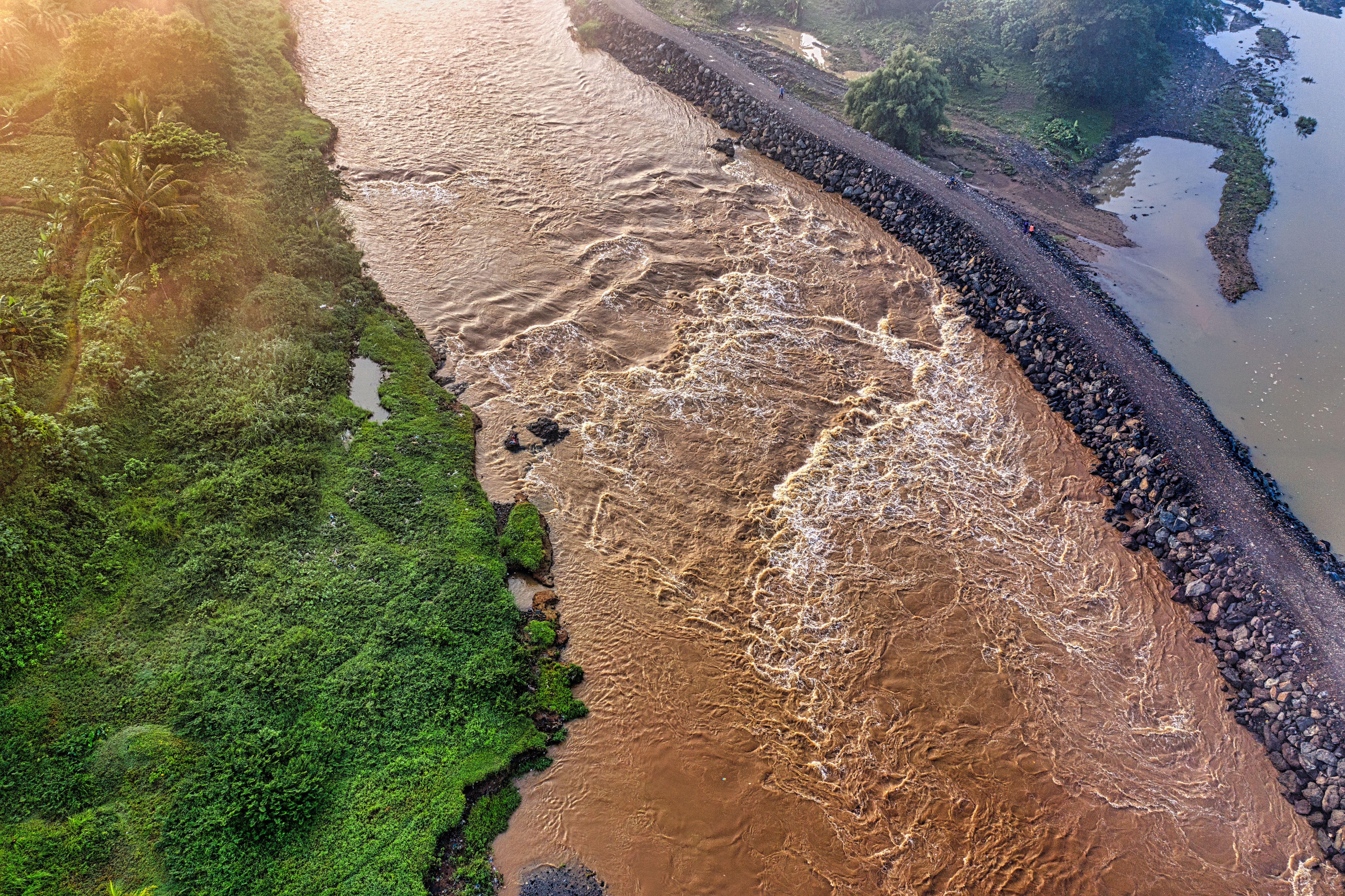 Levee Photos, Download The BEST Free Levee Stock Photos & HD Images