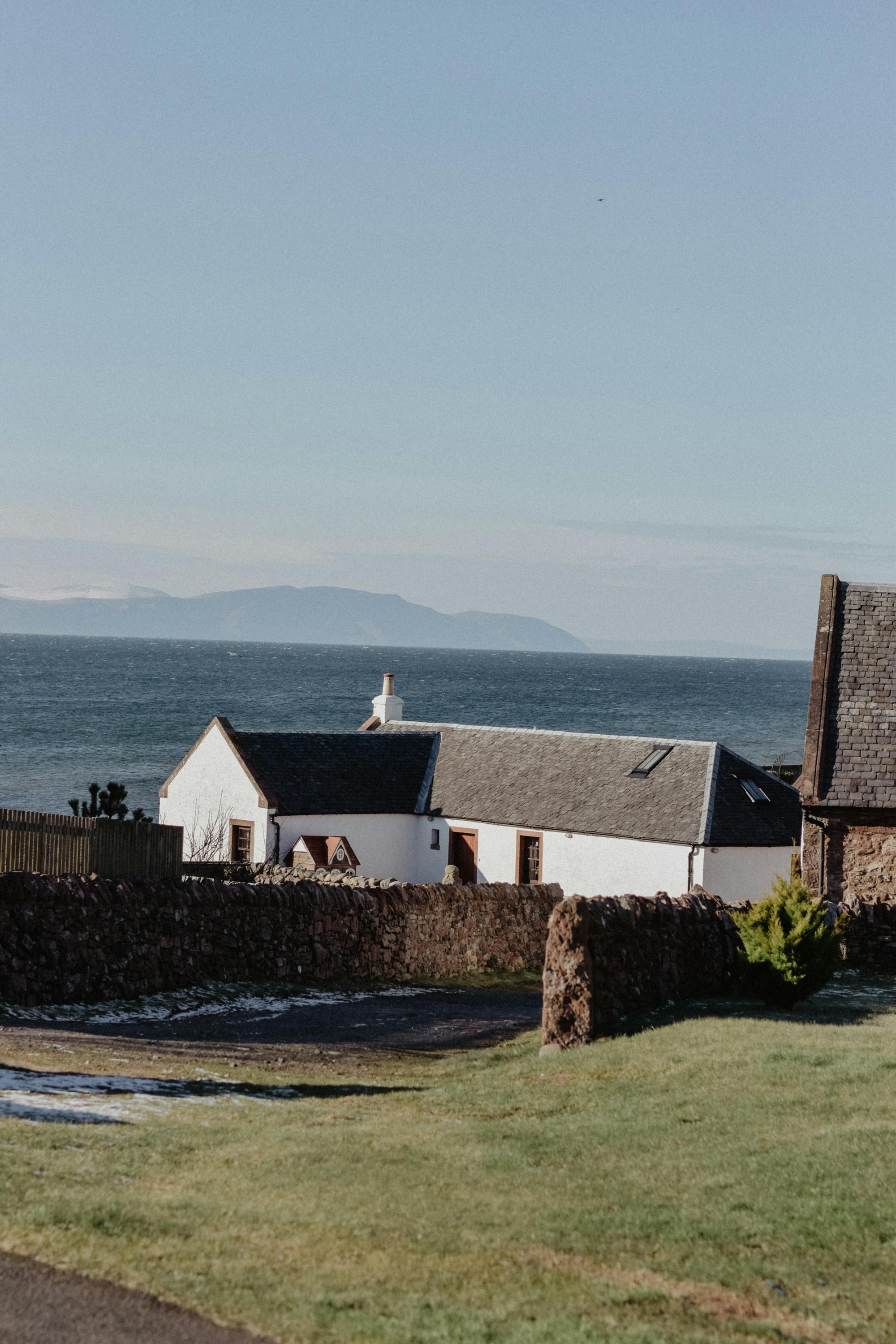 Country House by the Sea · Free Stock Photo