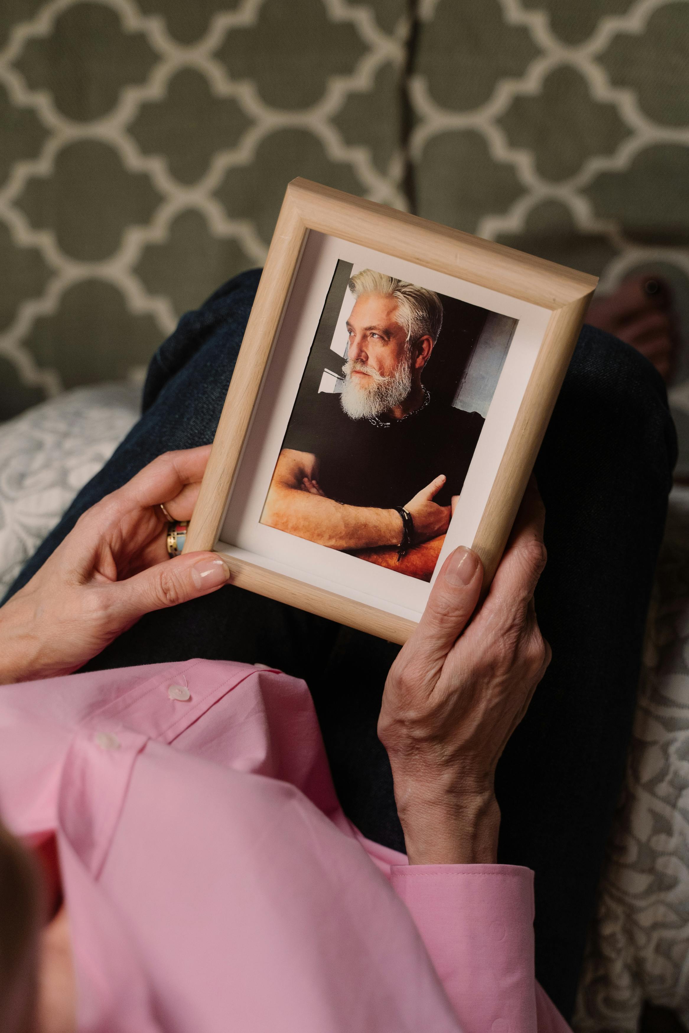 Portrait In Frame Photos, Download The BEST Free Portrait In Frame ...