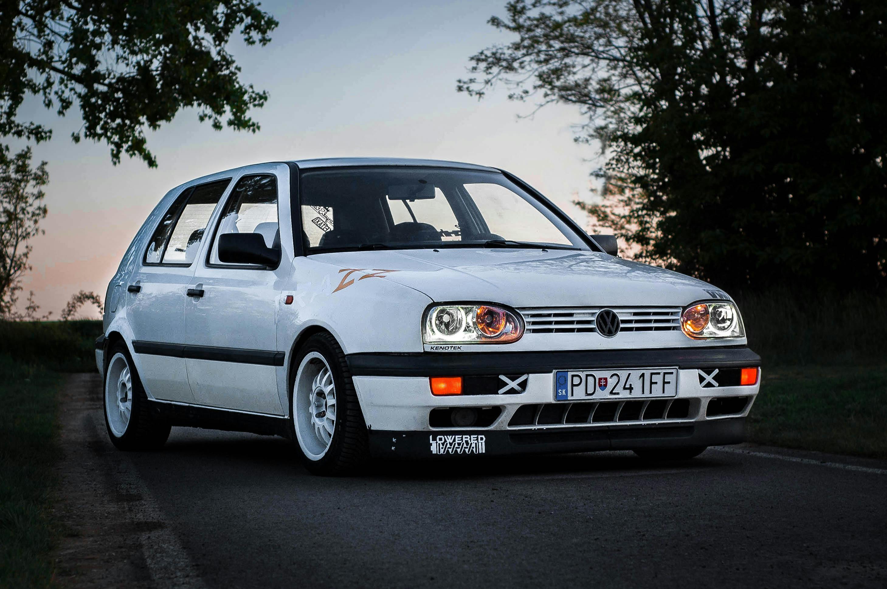 A White Volkswagen · Free Stock Photo