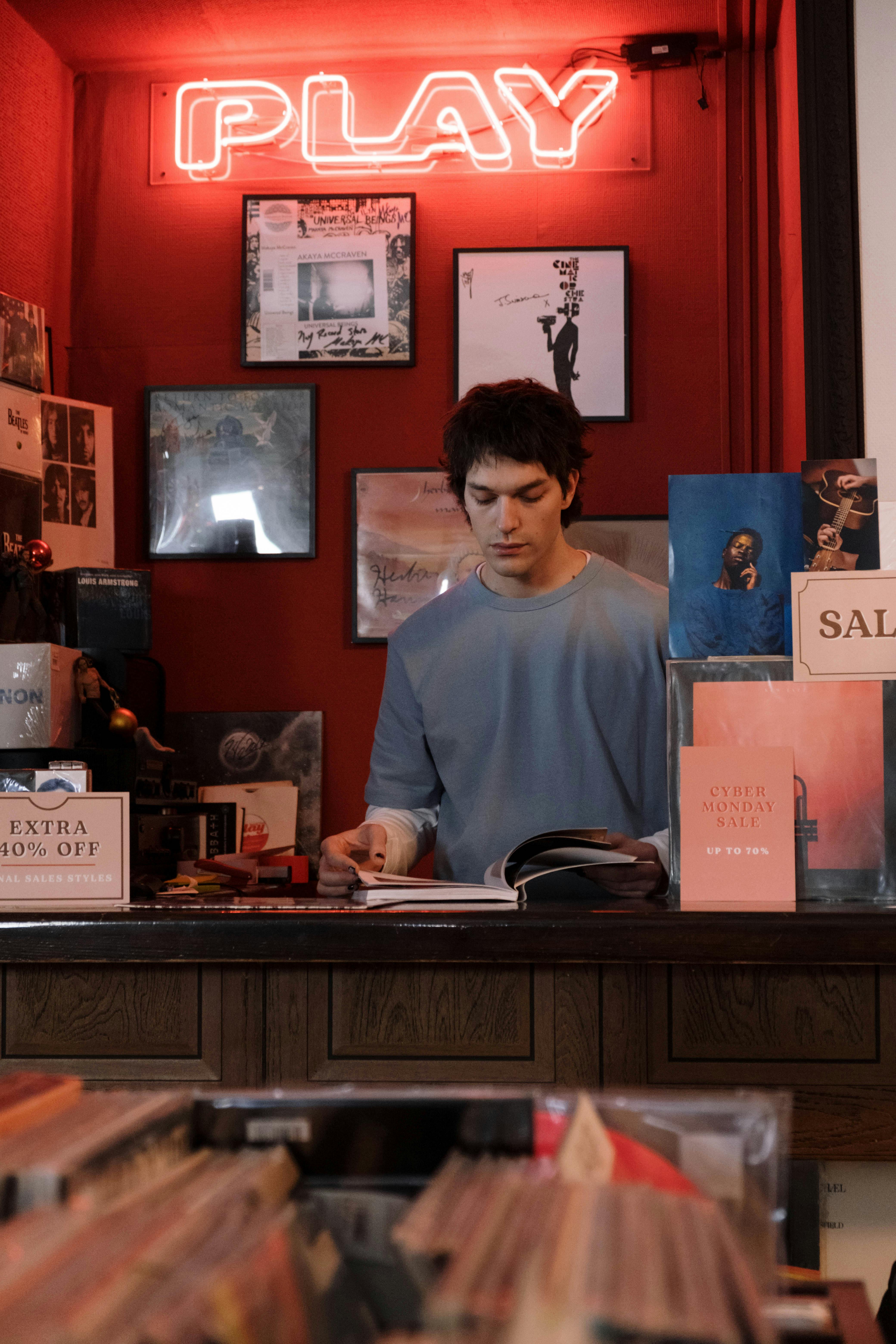 Vinyl Graphics Shop Photos, Download The BEST Free Vinyl Graphics Shop ...