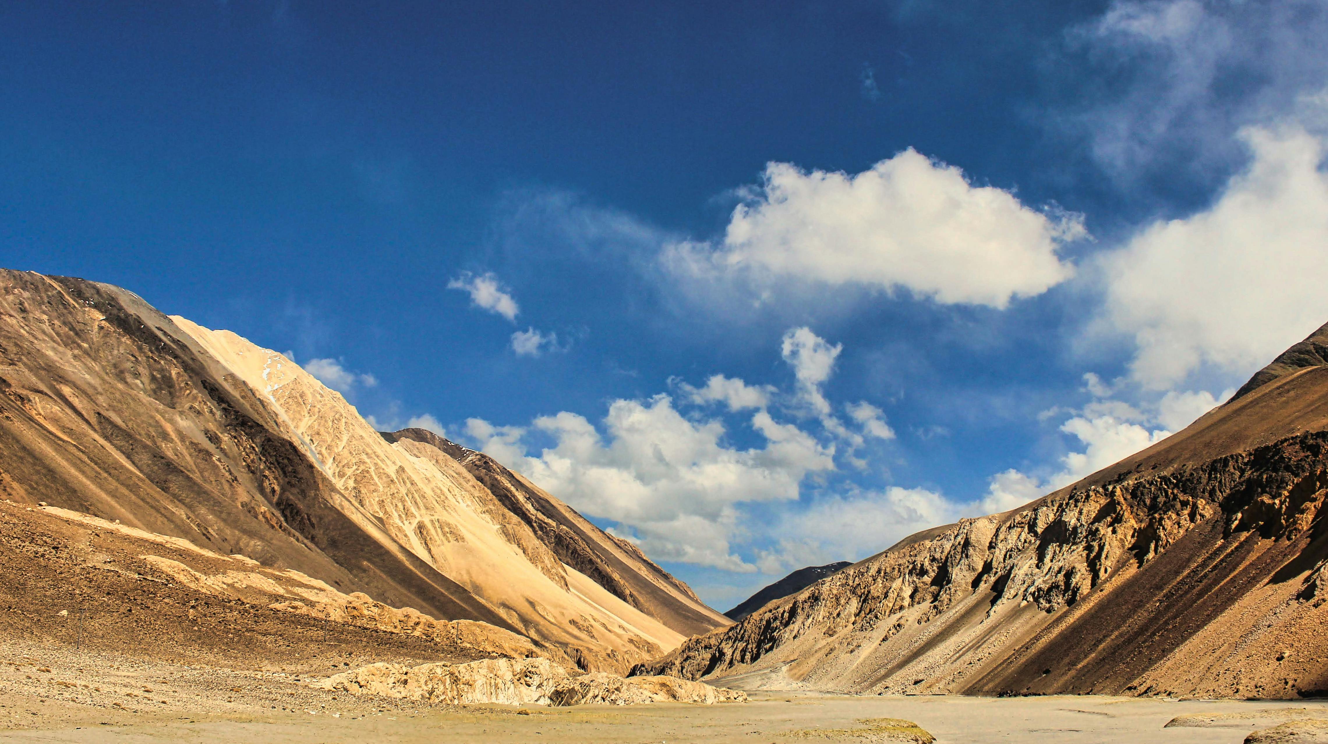Valley Between Hills on a Desert · Free Stock Photo