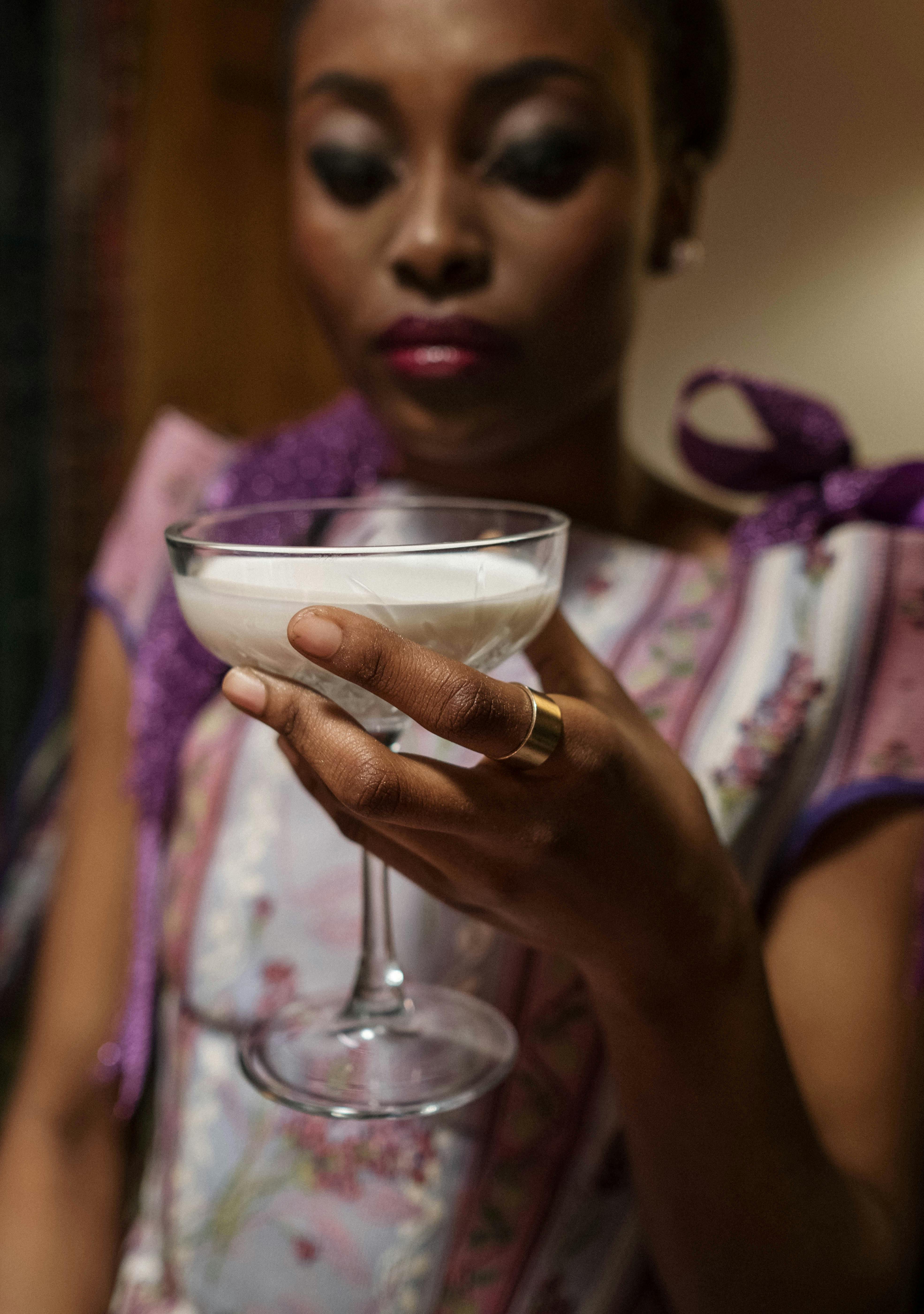 Hand Expressing Breast Milk Photos, Download The BEST Free Hand ...