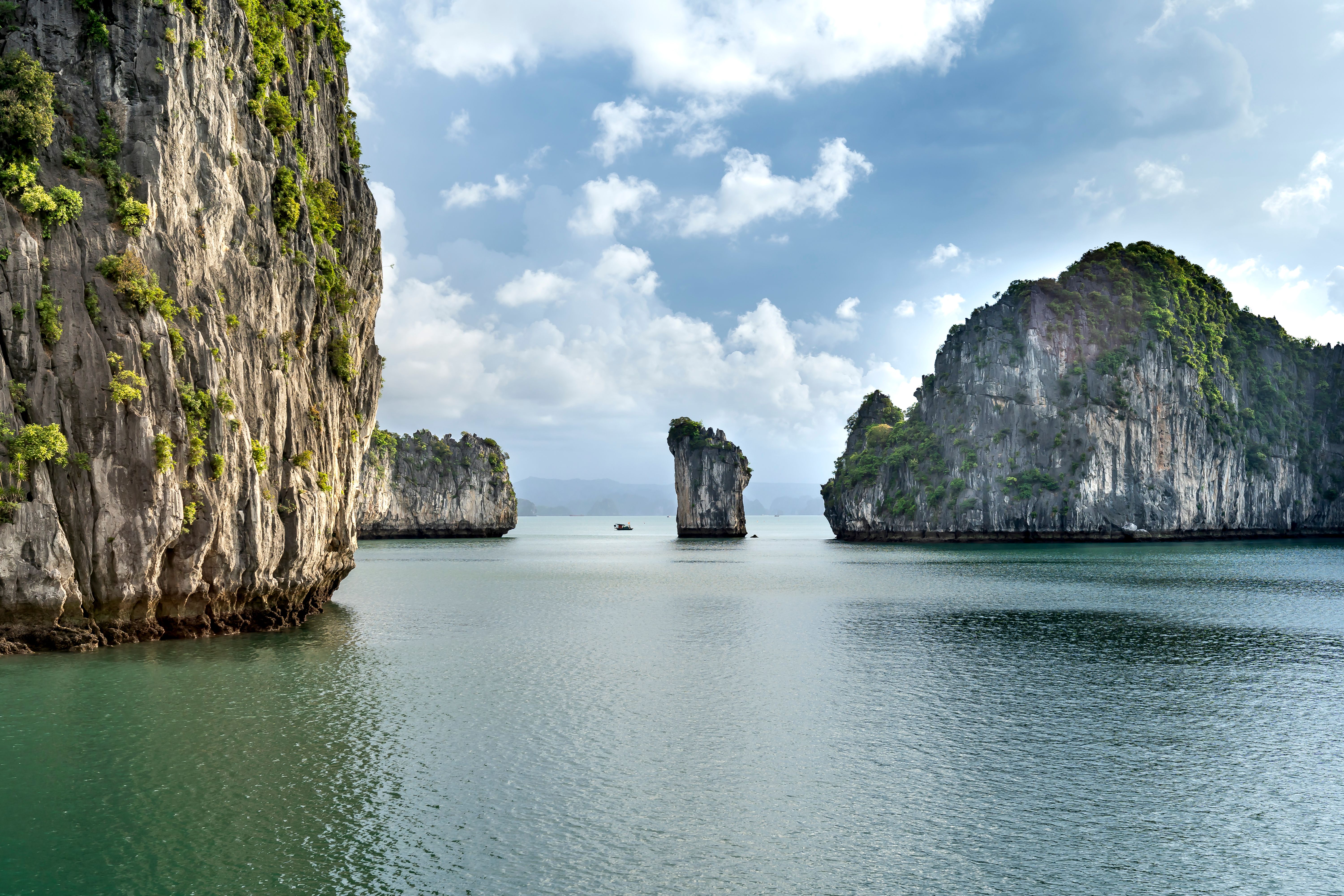 Rock Islands in Sea · Free Stock Photo